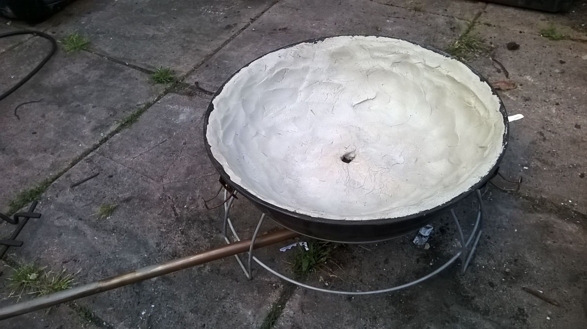 How to Make a Forge From a BBQ : 6 Steps (with Pictures) - Instructables