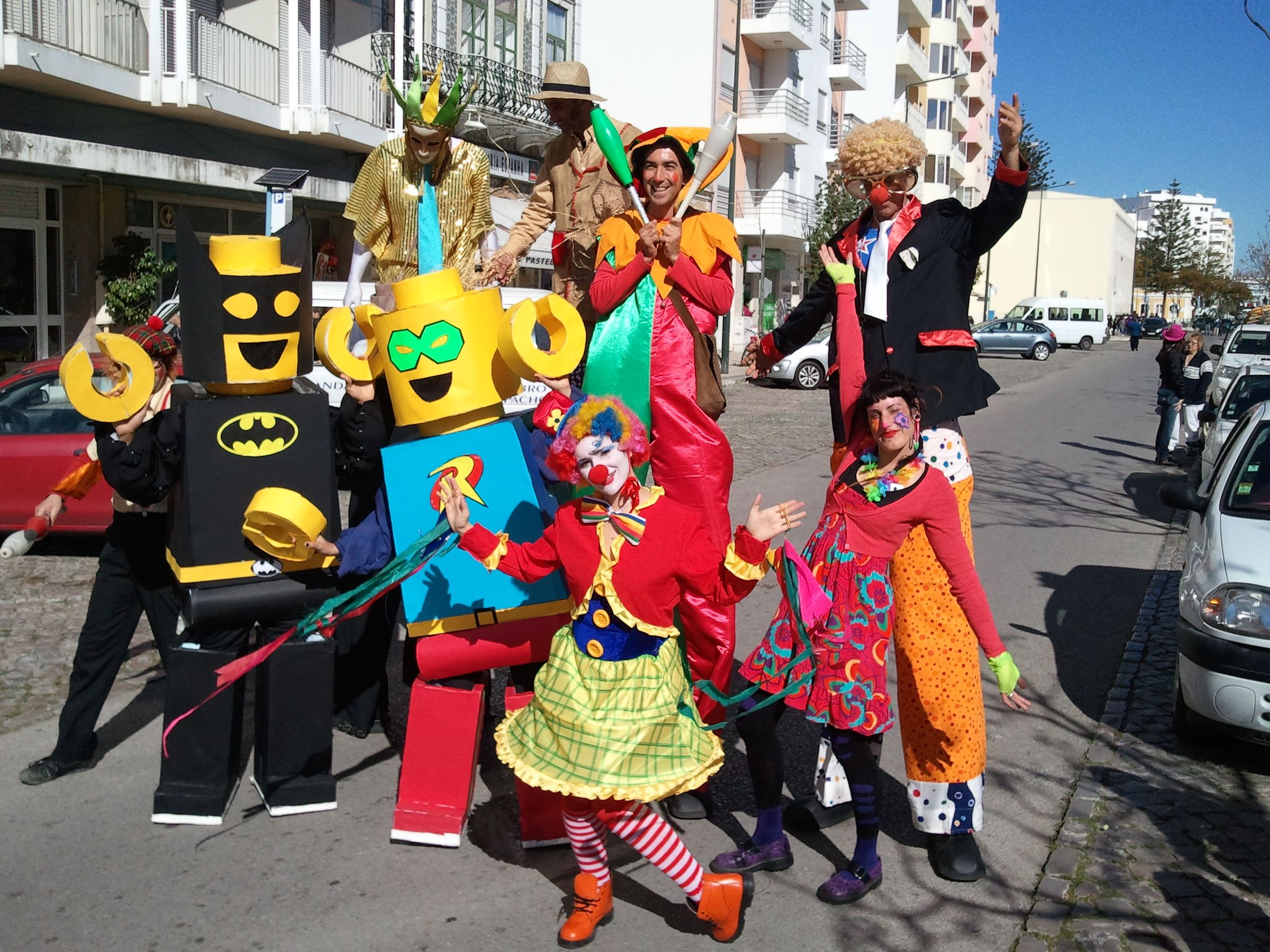 Lego Man Costumes - Remake : 5 Steps - Instructables