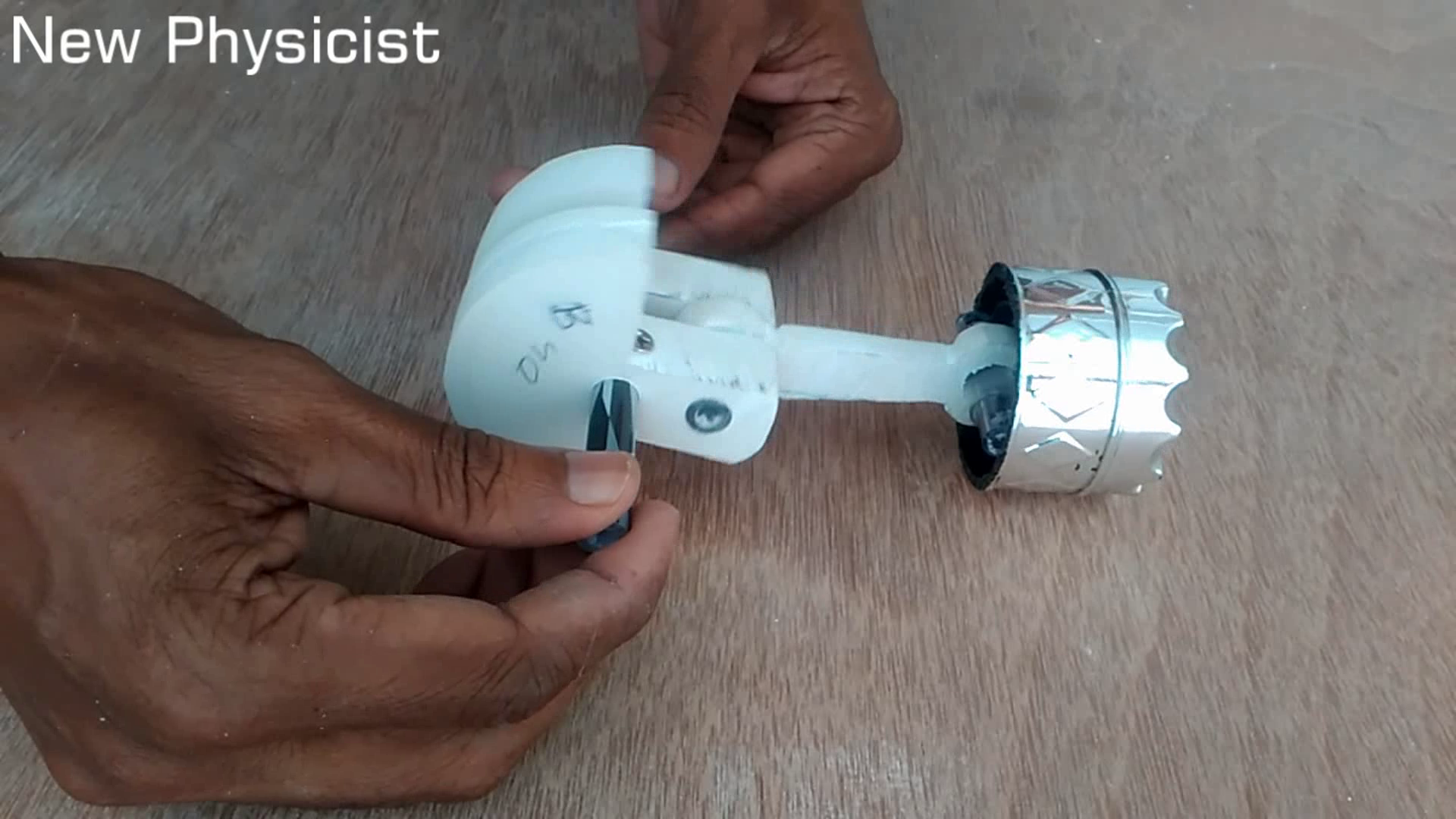 TWO STROKE ENGINE MODEL : 4 Steps - Instructables