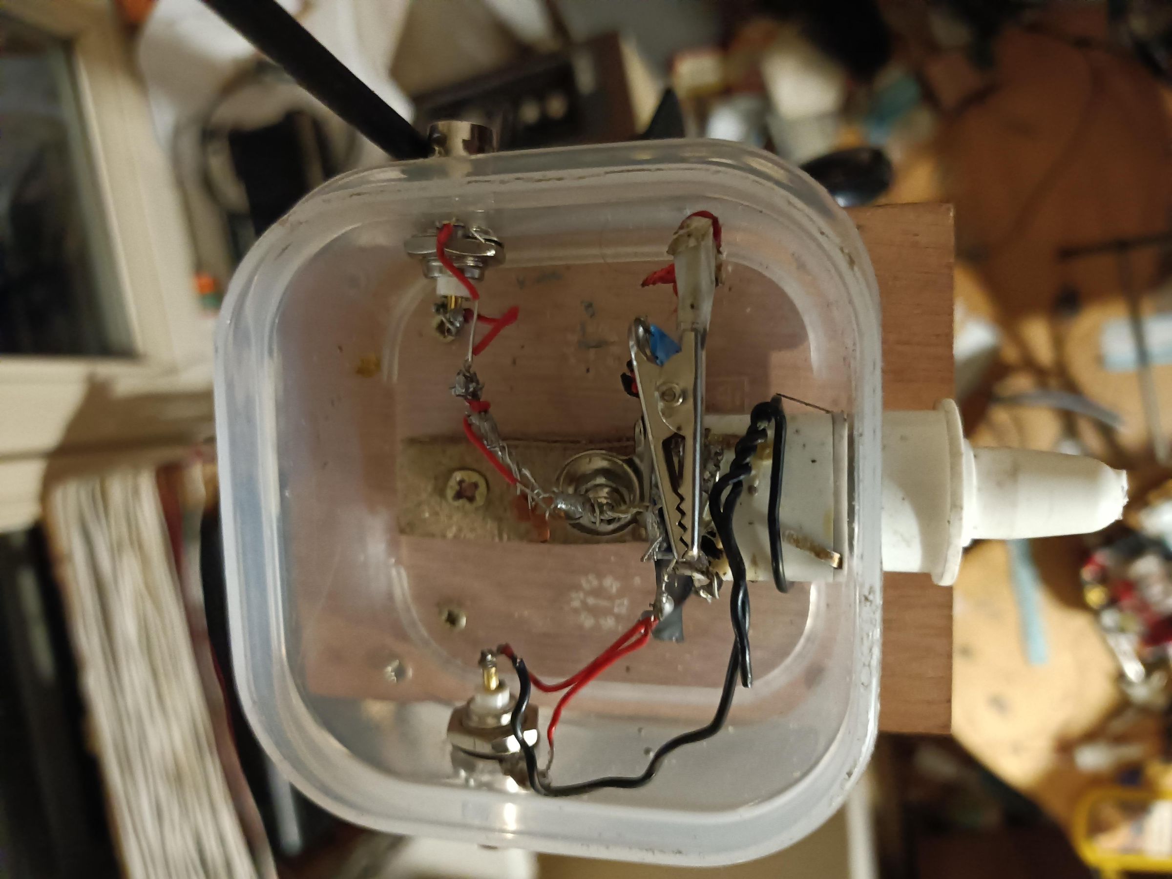 Magnetic Loop Antenna and Mr. Faraday : 3 Steps - Instructables