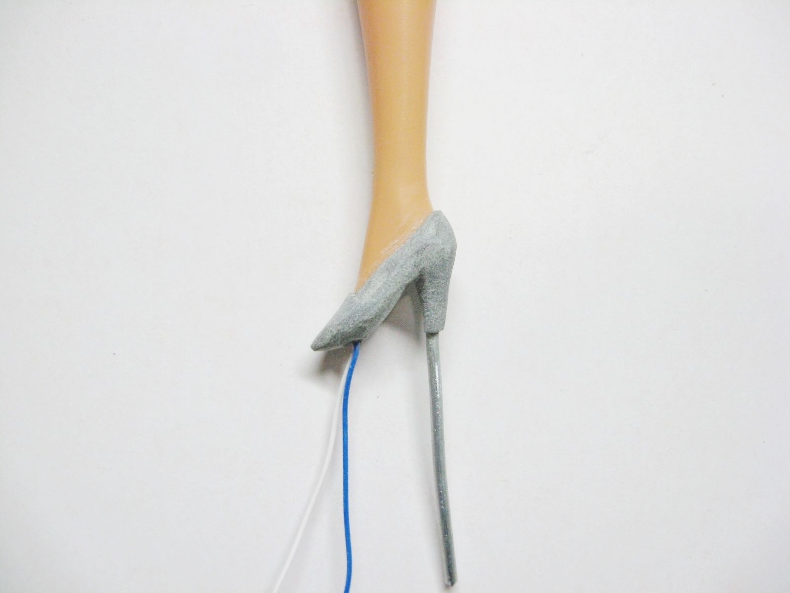 Barbie Leg Lamp : 19 Steps (with Pictures) - Instructables