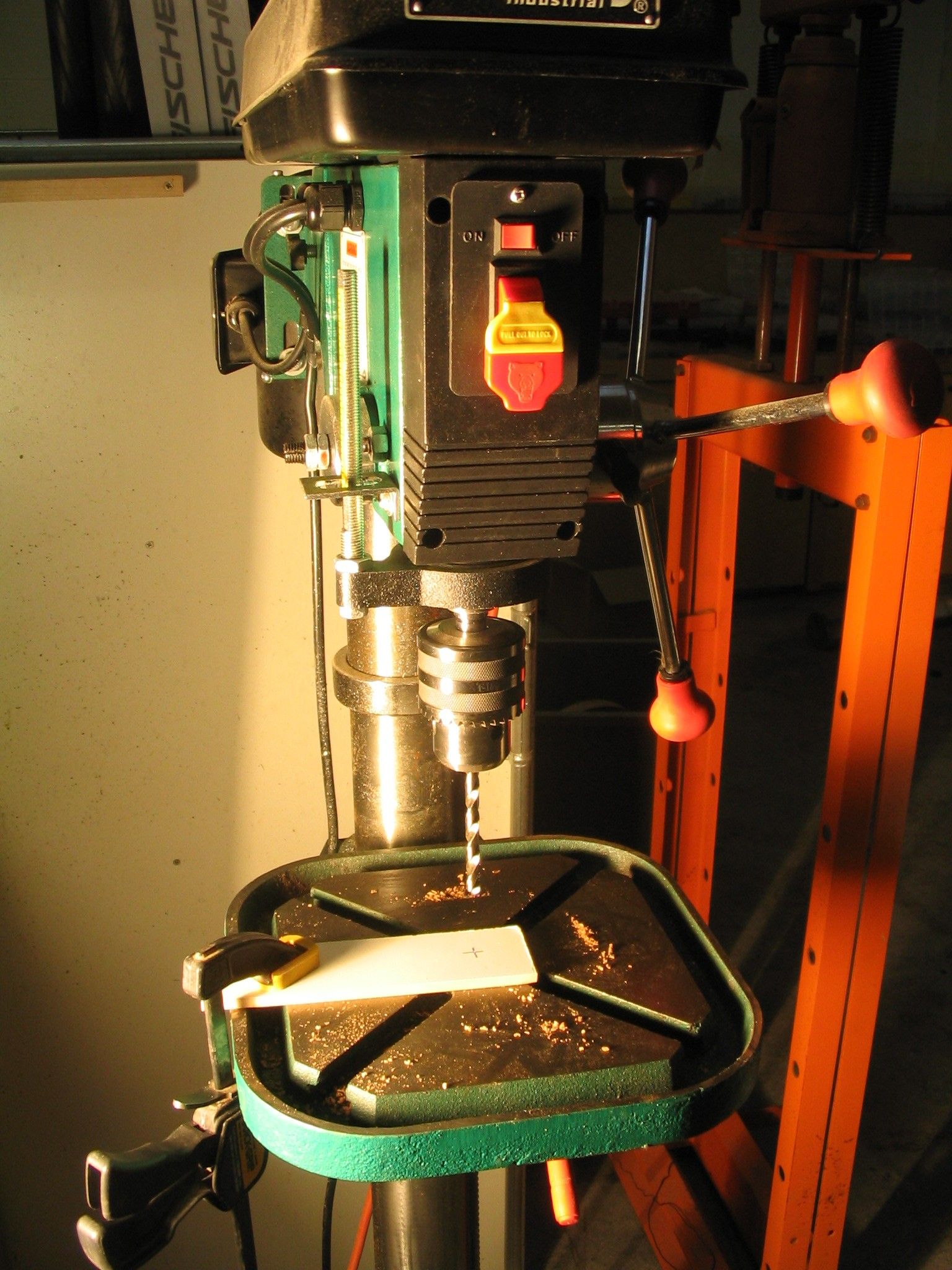 How to Drill a Hole : 6 Steps - Instructables