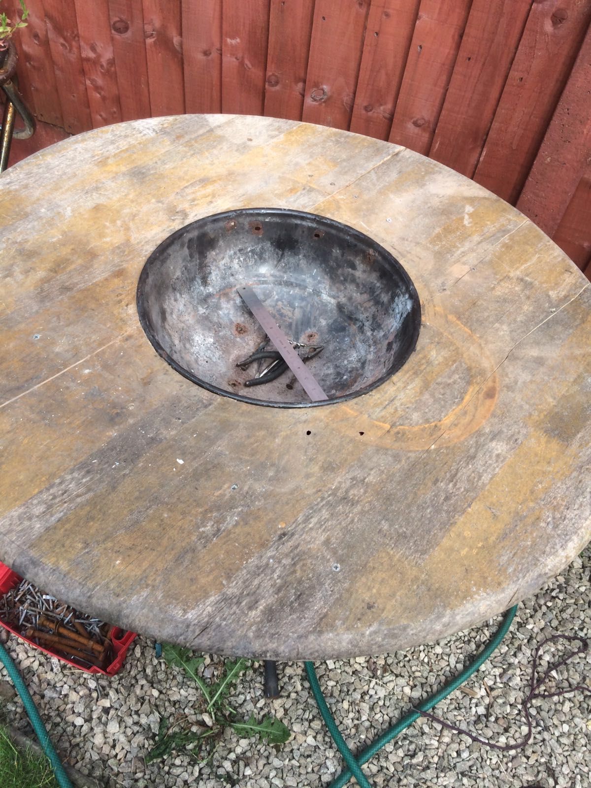 BBQ Table : 5 Steps (with Pictures) - Instructables