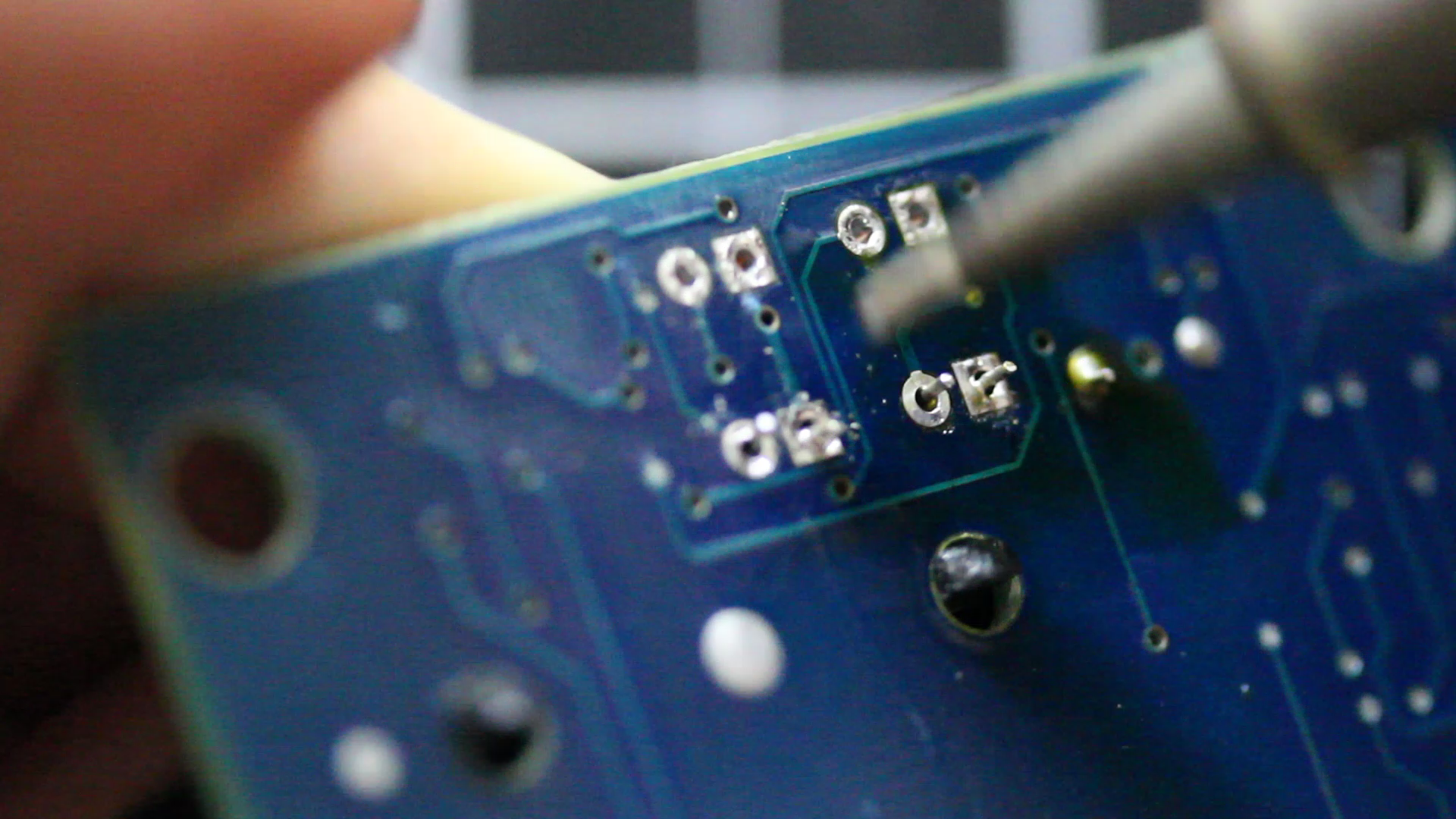 Desoldering | Soldering Basics : 8 Steps (with Pictures) - Instructables
