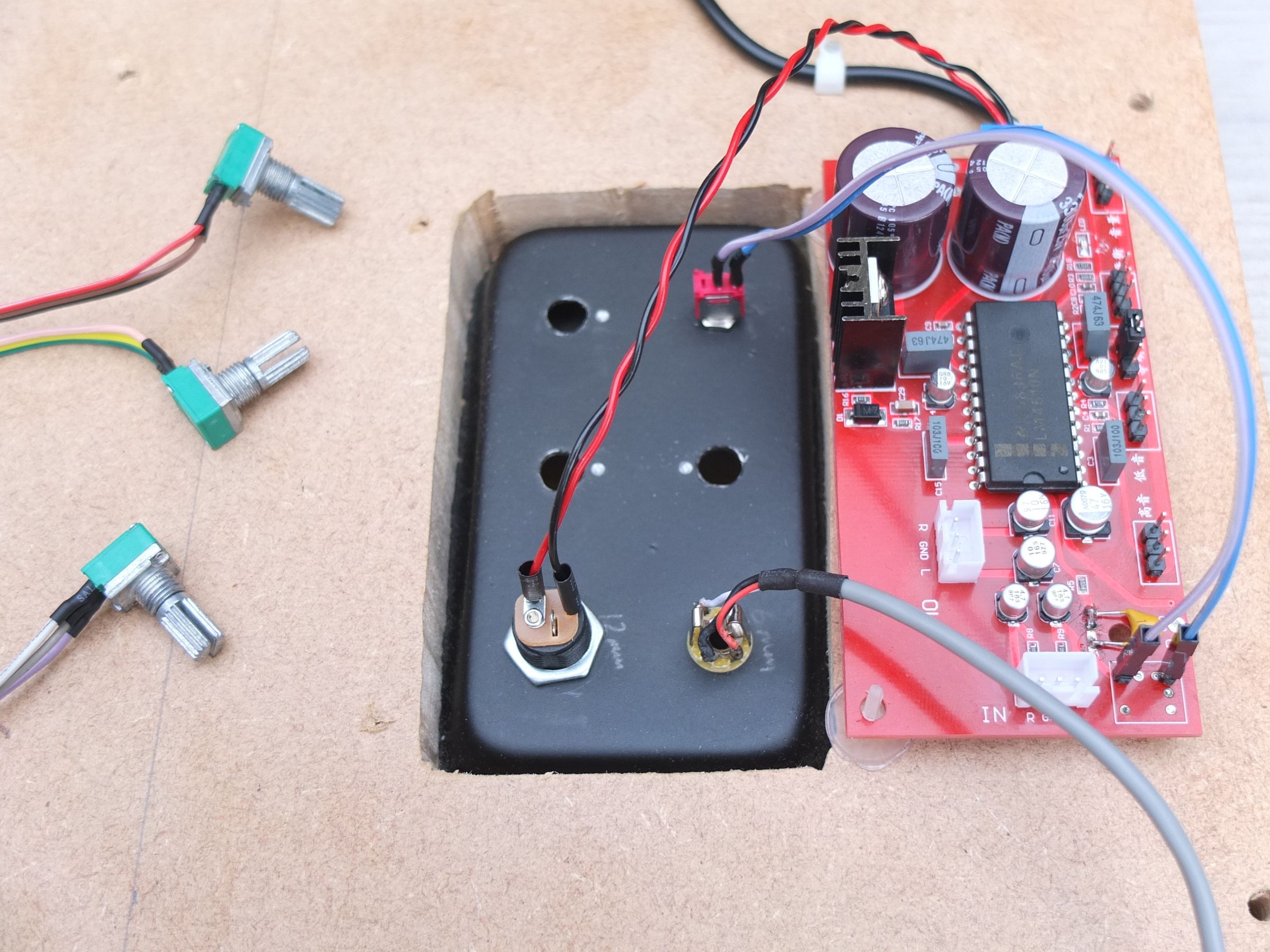 Stealthy Stereo Boom-box for Digital Projectors and House-parties : 7 ...