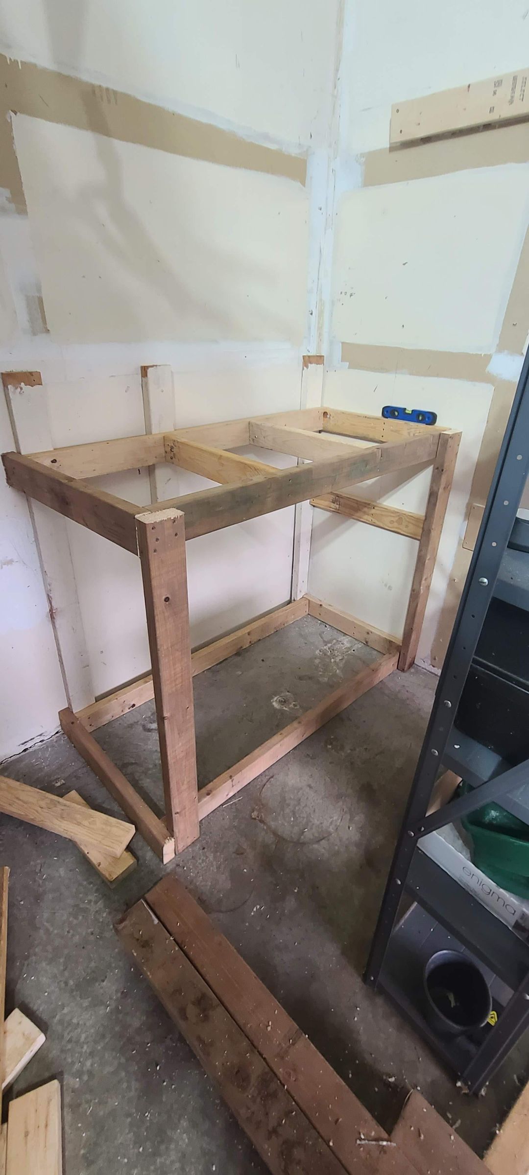 Garage Workbench : 3 Steps - Instructables