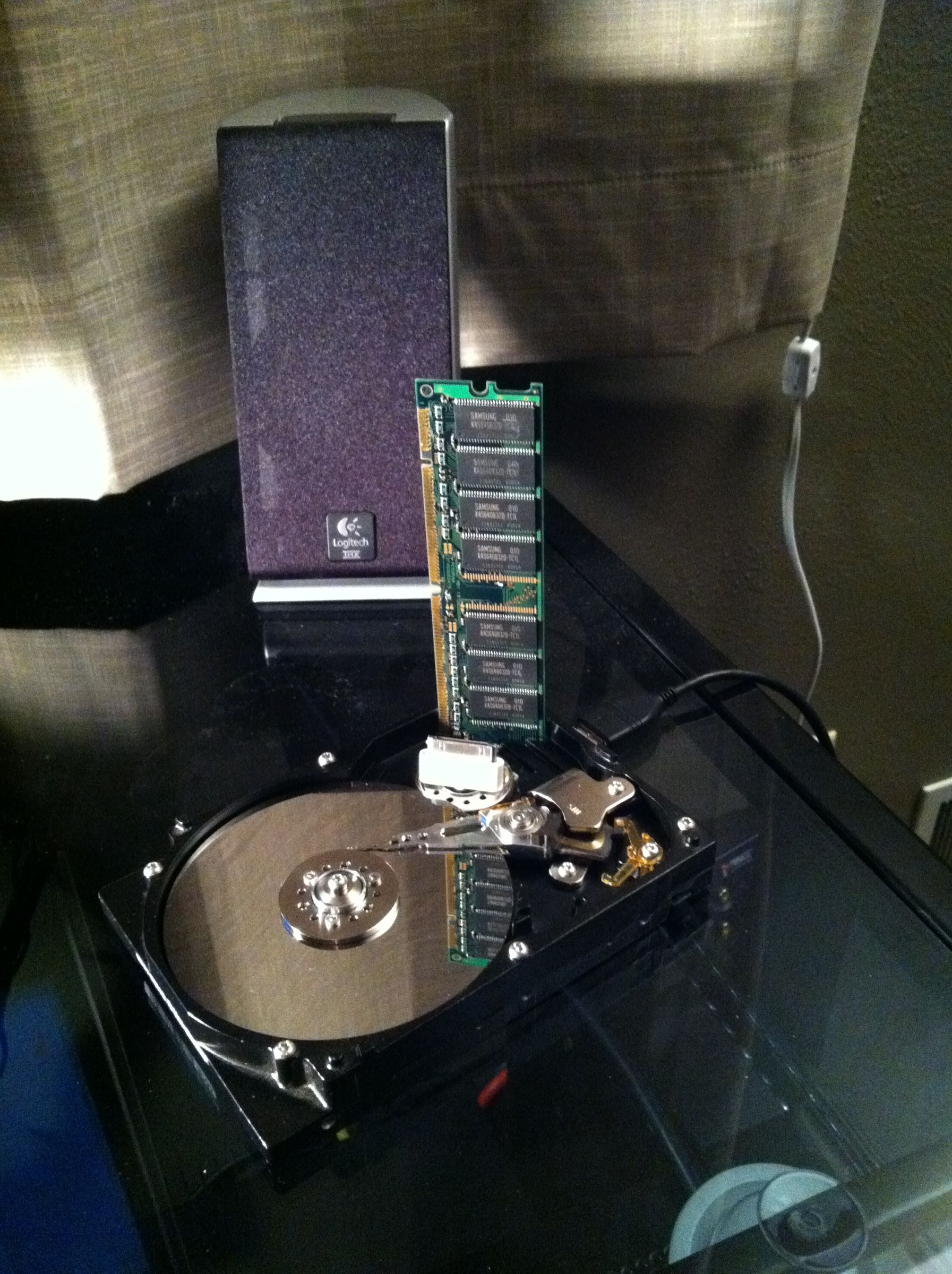 Geeky Phone Dock : 7 Steps (with Pictures) - Instructables
