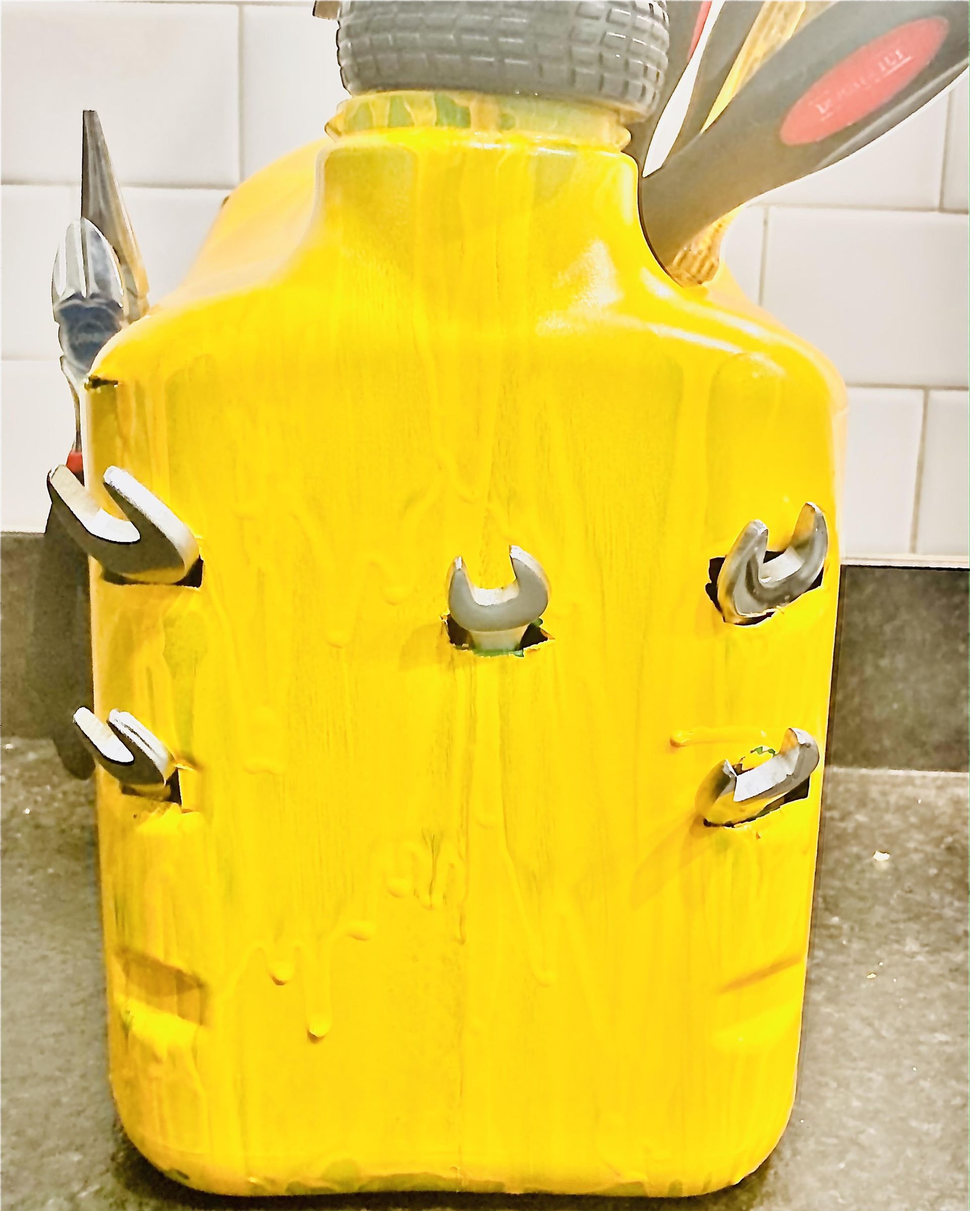 DIY Recycled Plastic Tool Box (easy to Build) : 4 Steps - Instructables