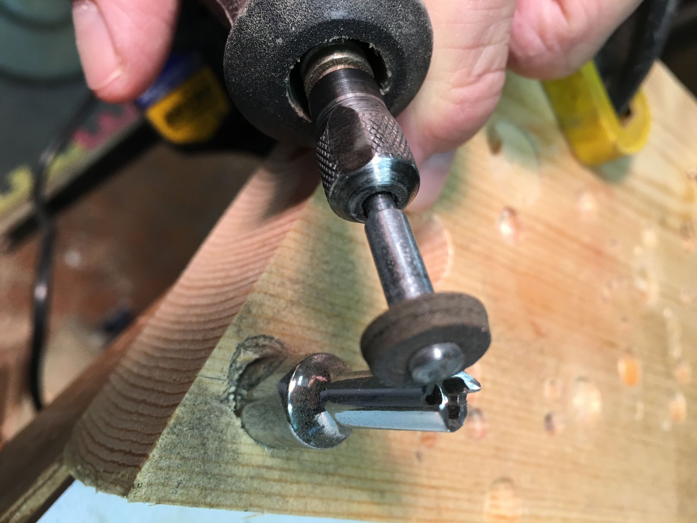 Make a Broken Screw Extractor : 4 Steps (with Pictures) - Instructables