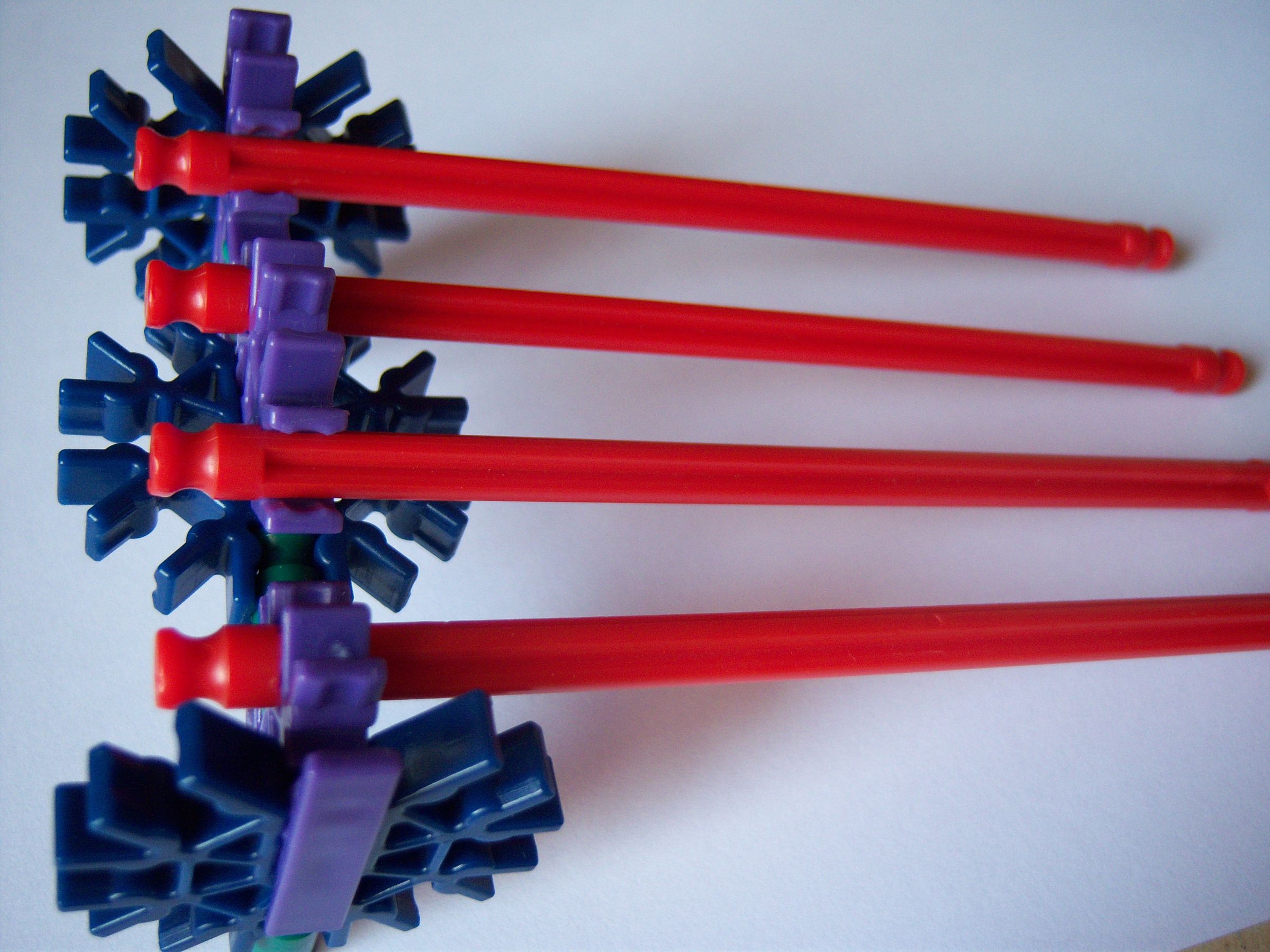 Knex Portable Hard Drive Stand : 6 Steps - Instructables