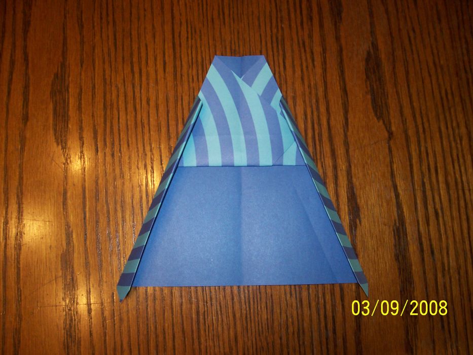 The Worlds Best Paper Airplane. the World Length Record Is 102 Feet ...