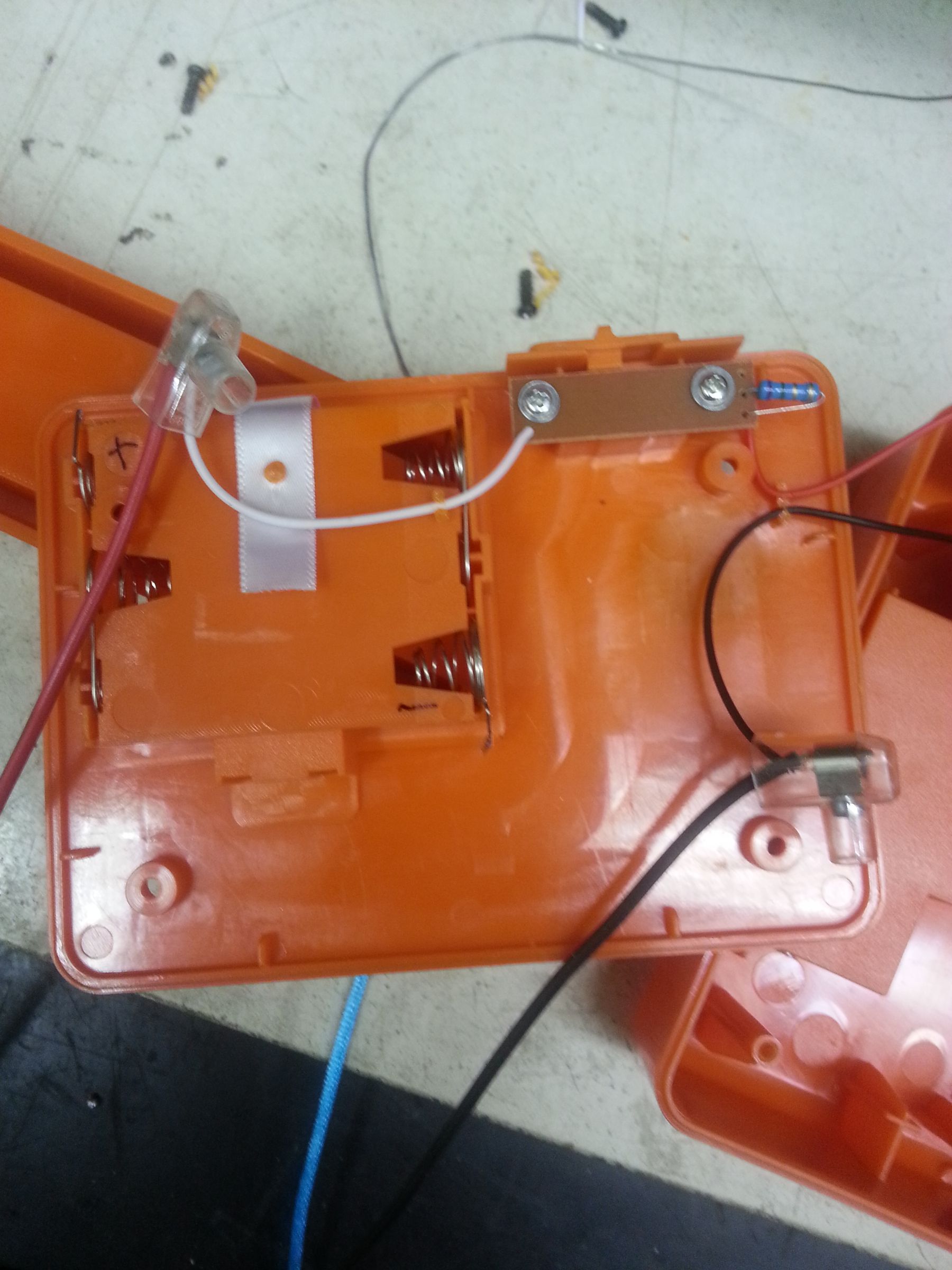 FLING-AMA-STRING ULTIMATE UPGRADE: MOTION SENSOR &TIMER HAS CAT TURN IT ...