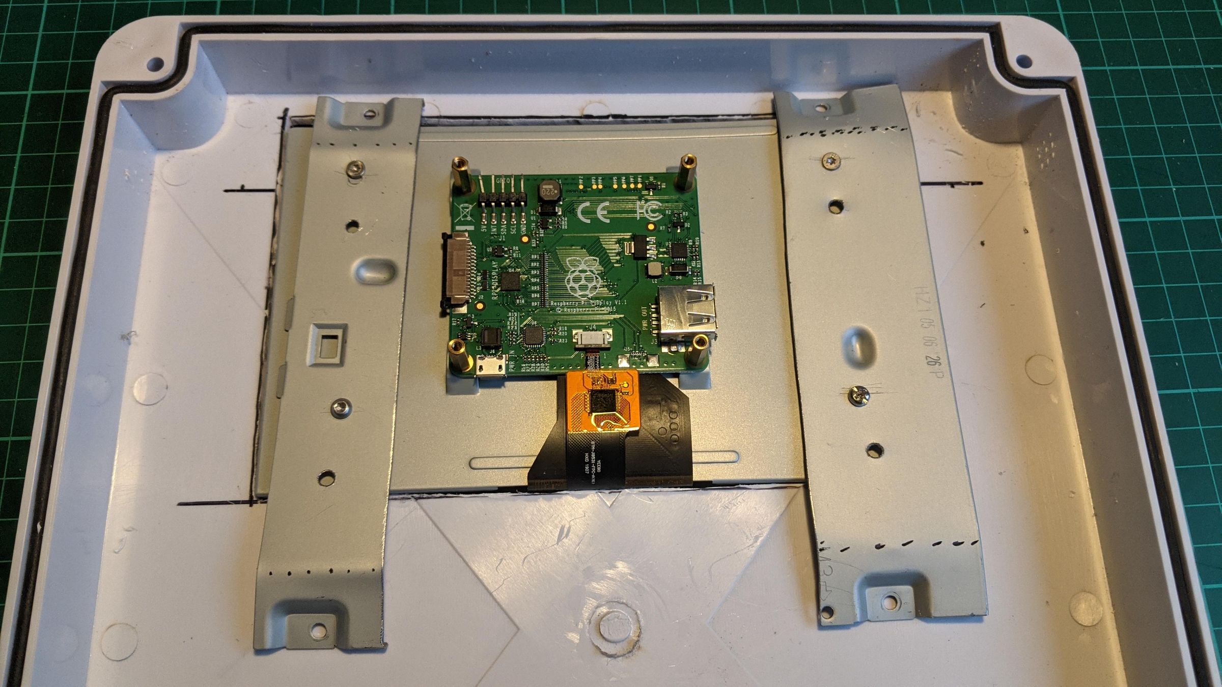 Flush Mount Raspberry Pi 7" Touchscreen : 3 Steps - Instructables