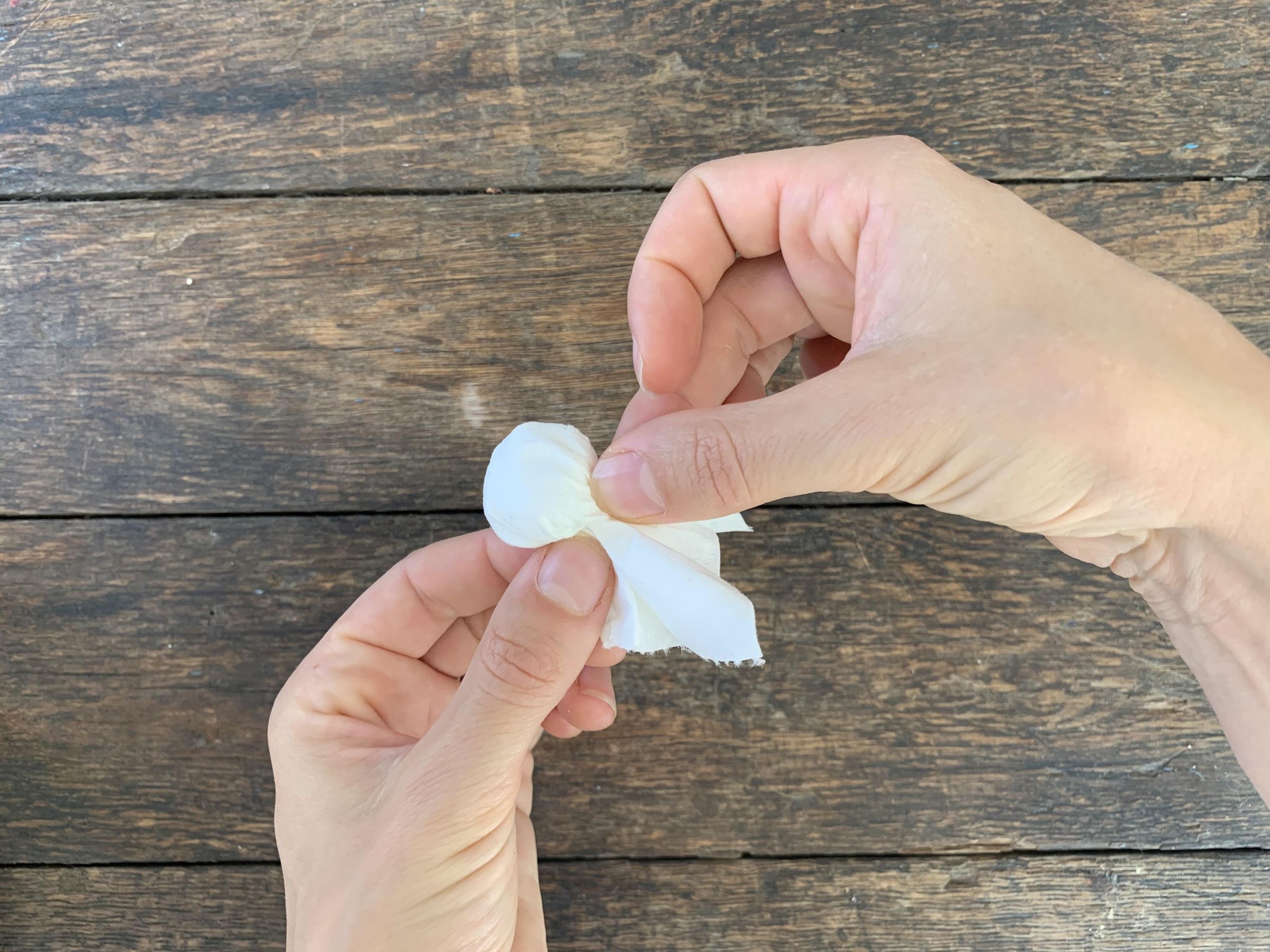 Simple Flying Toilet Paper Ghost Decoration : 5 Steps (with Pictures ...