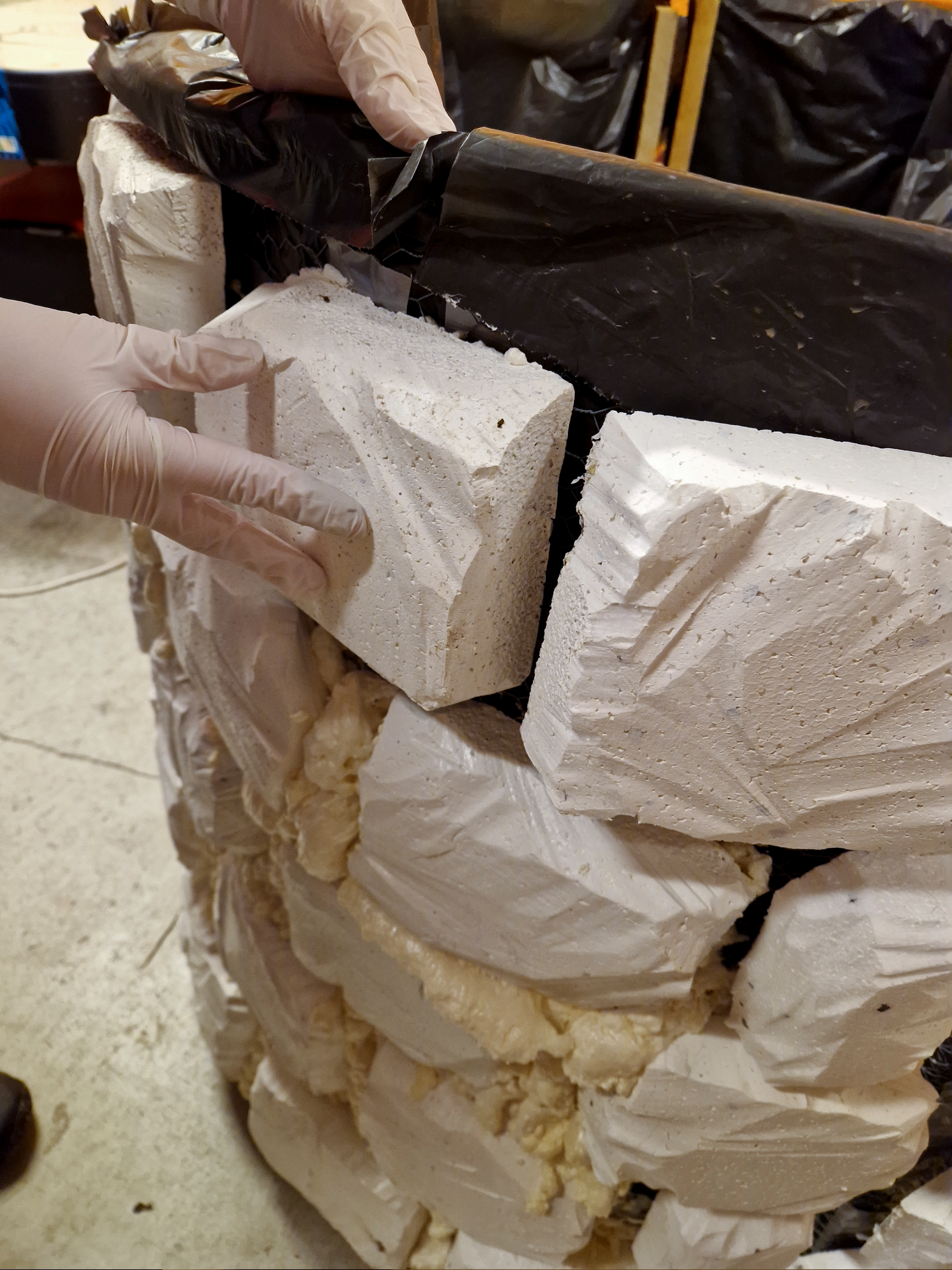 DIY Creepy Faux Well (Lightweight and Dismantlable) : 14 Steps (with ...