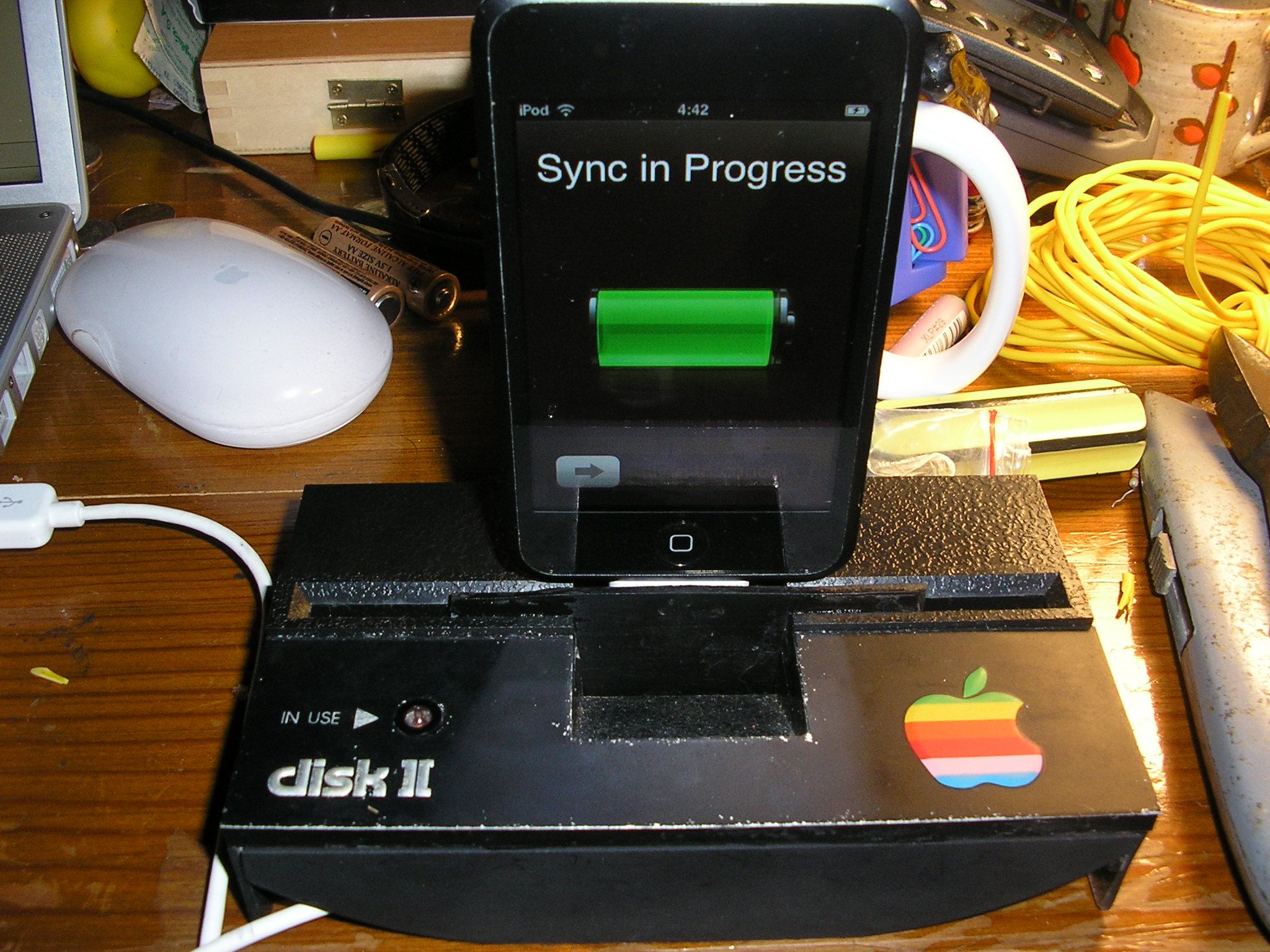 Apple Disk II - Retro Ipod Charger : 5 Steps - Instructables