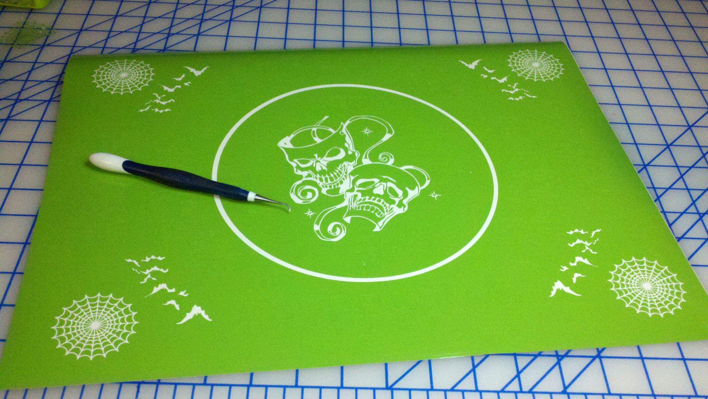 Spooky WeeGee Spirit Board Mirror : 8 Steps (with Pictures) - Instructables