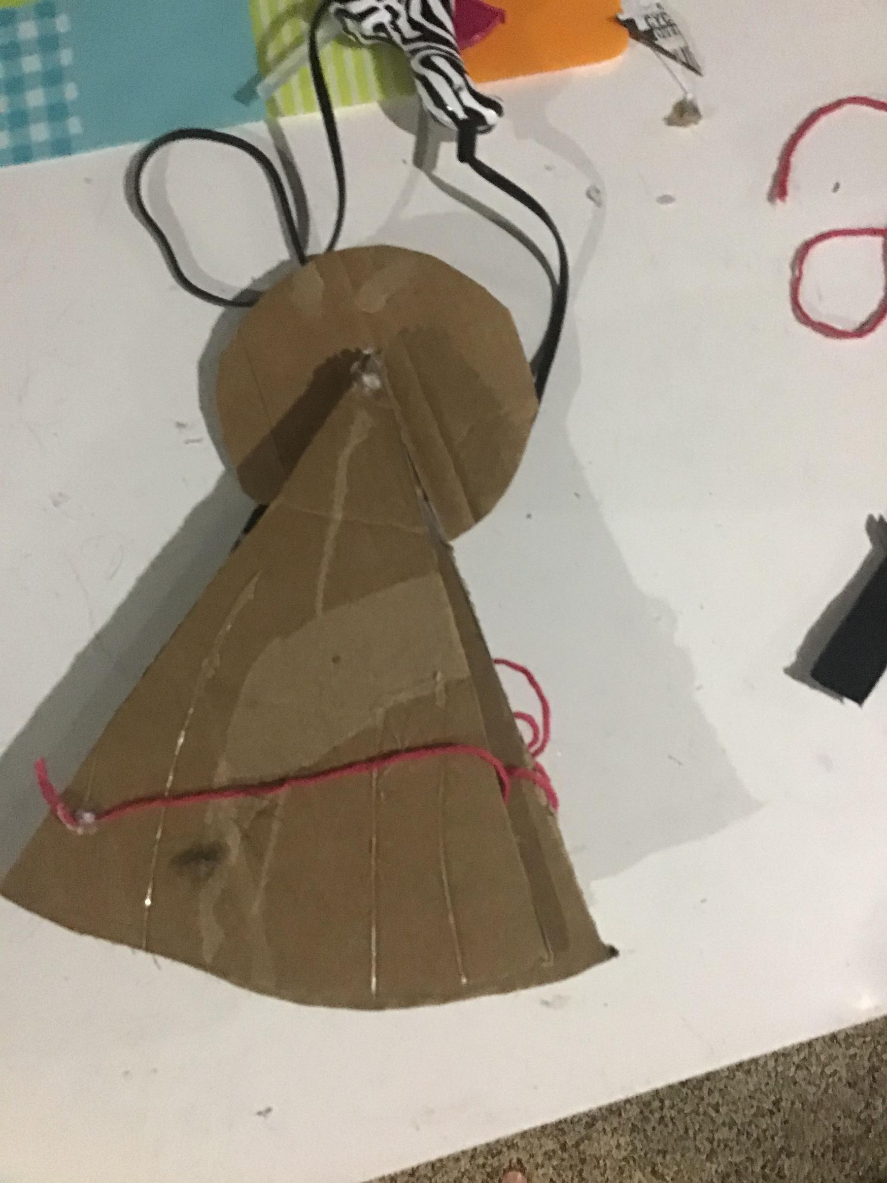 Big Cardboard Expandable Shield : 8 Steps - Instructables