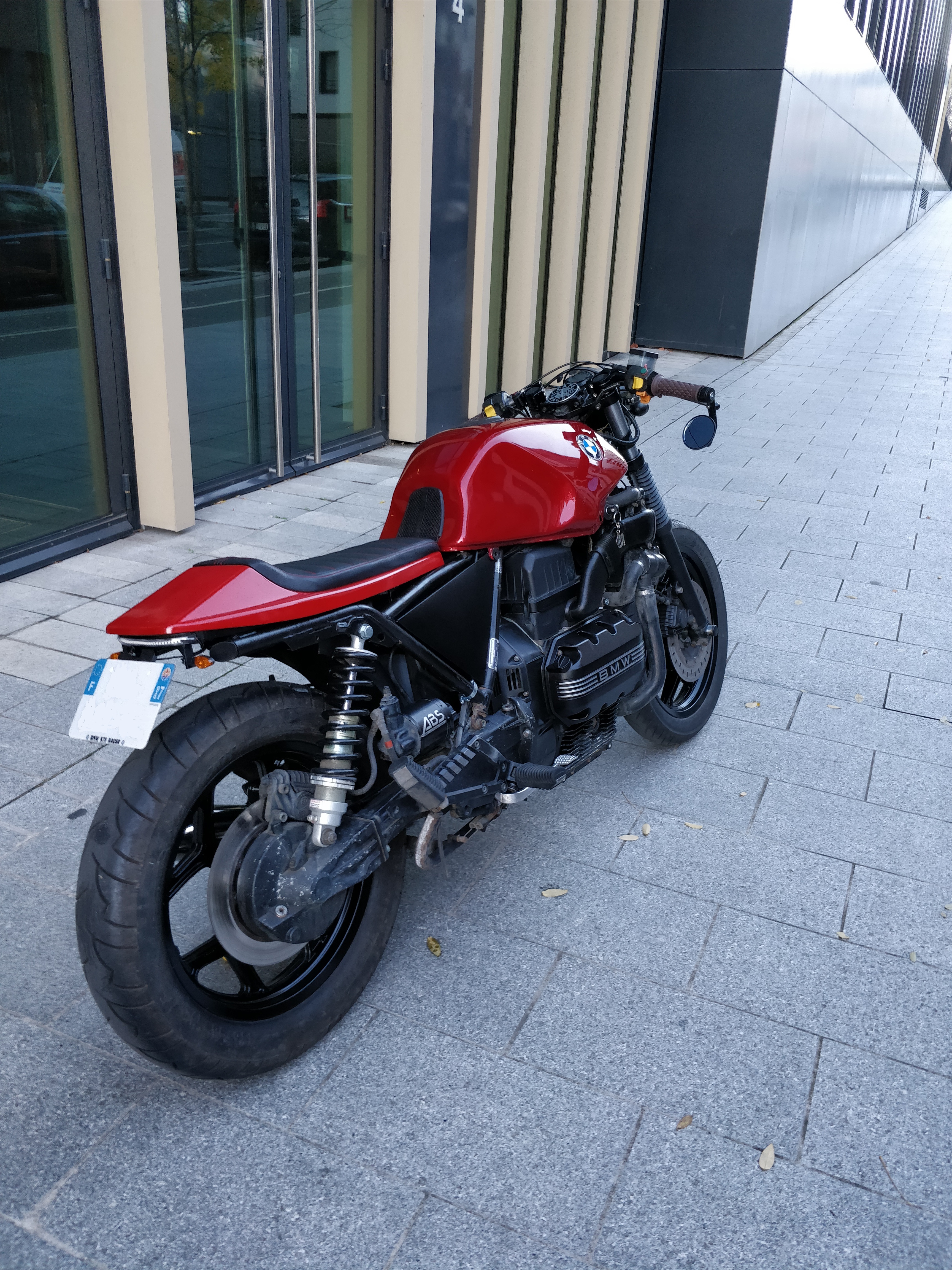 Give a New Life to an Old Motorcycle! How to Build a Cafe Racer : 8 ...