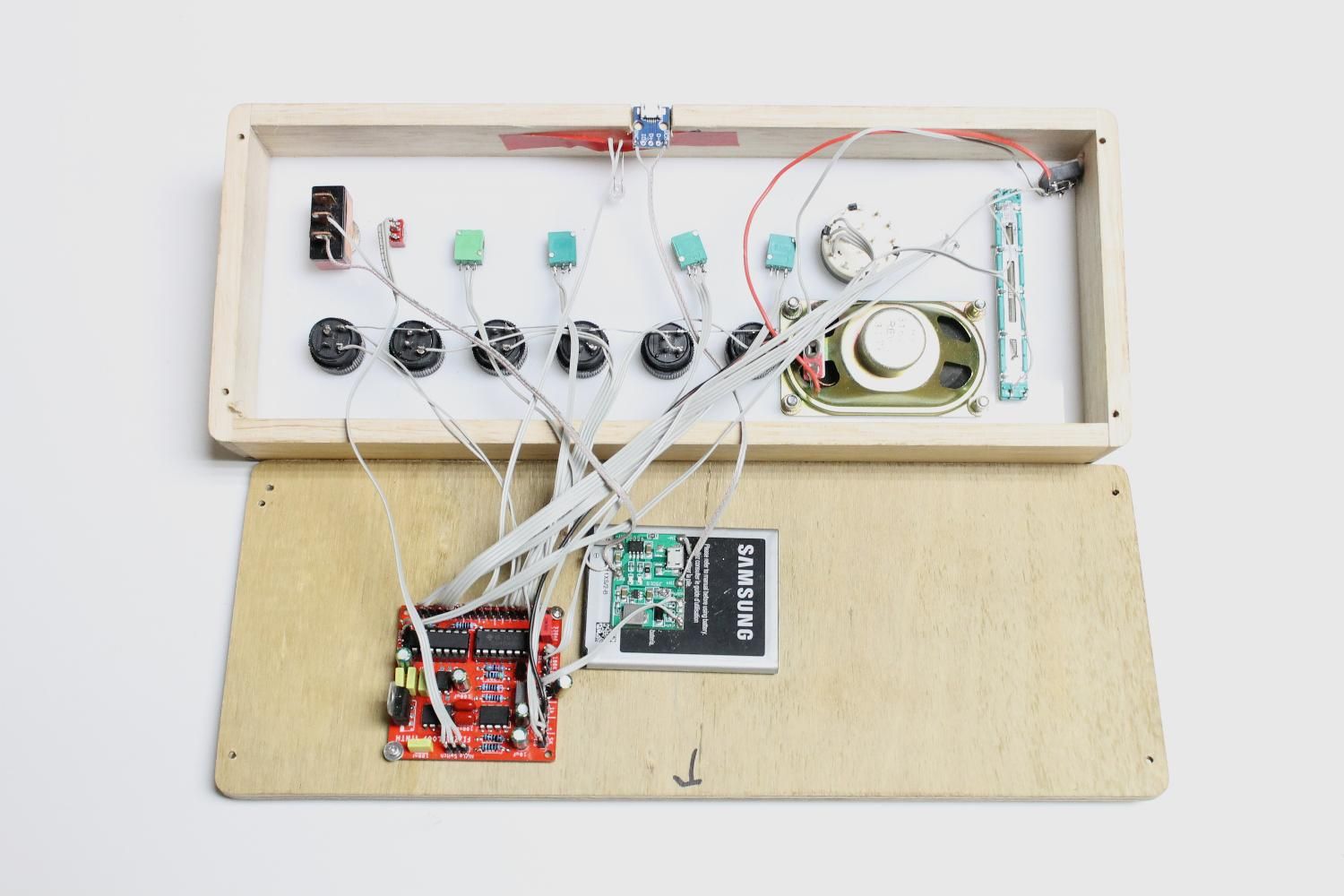 555 Fizzle Loop Synth V4 : 12 Steps (with Pictures) - Instructables
