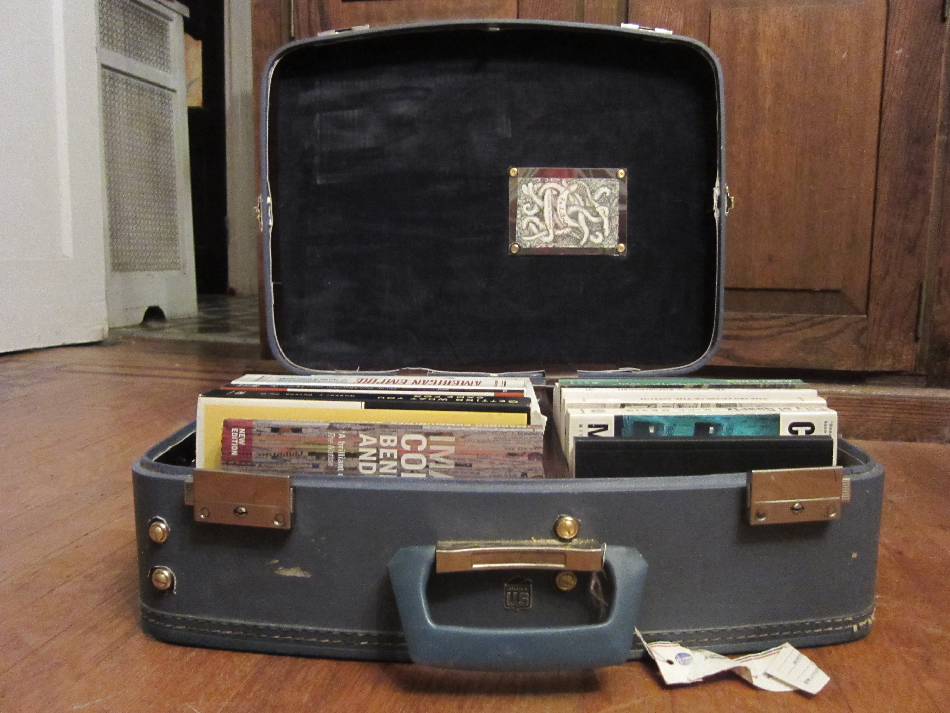 BookCASE: Travel Bookcase in a Suitcase! : 7 Steps (with Pictures ...