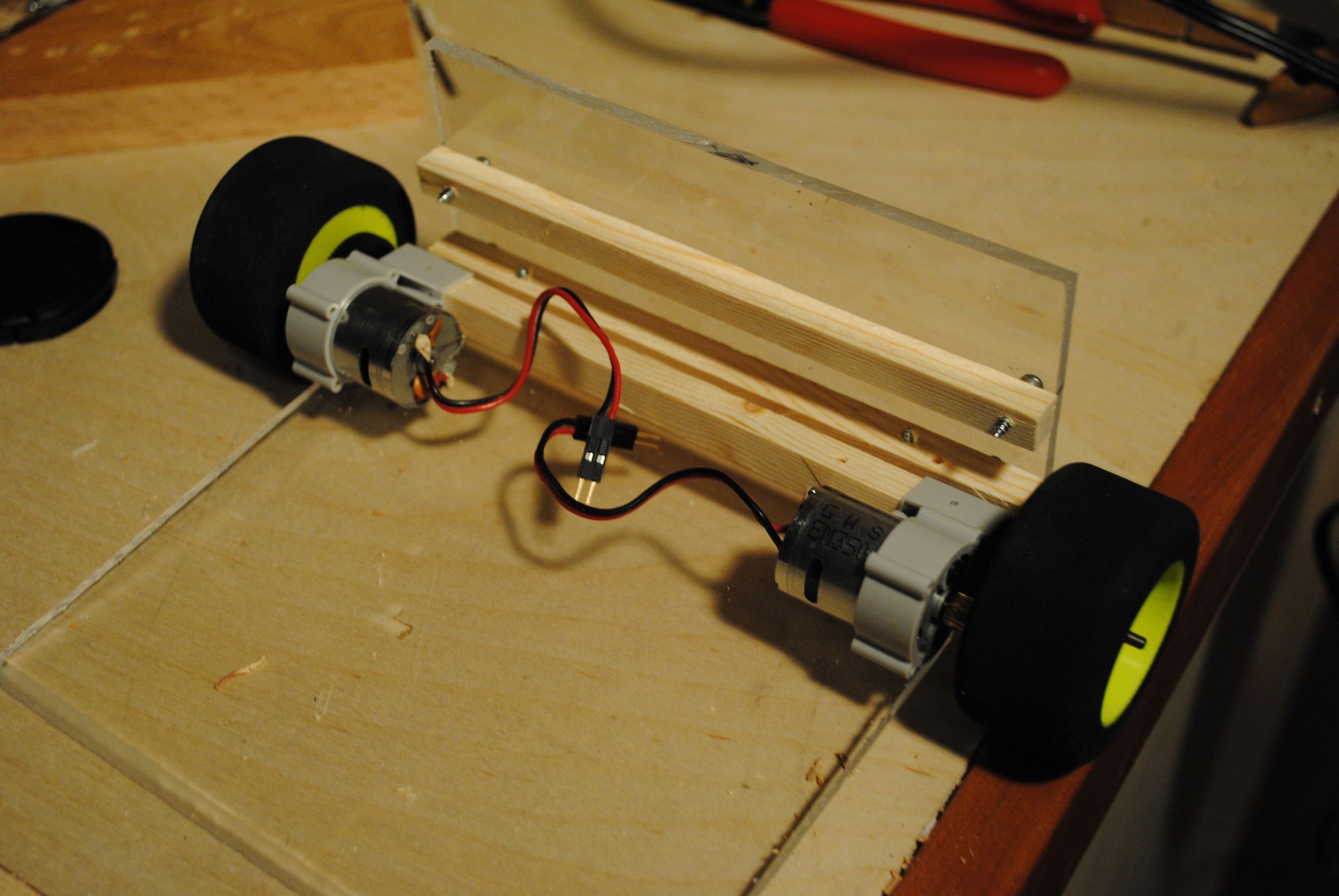 How to Make a Sumo Bot (Science Olympiad 2011 Rules) : 14 Steps (with ...