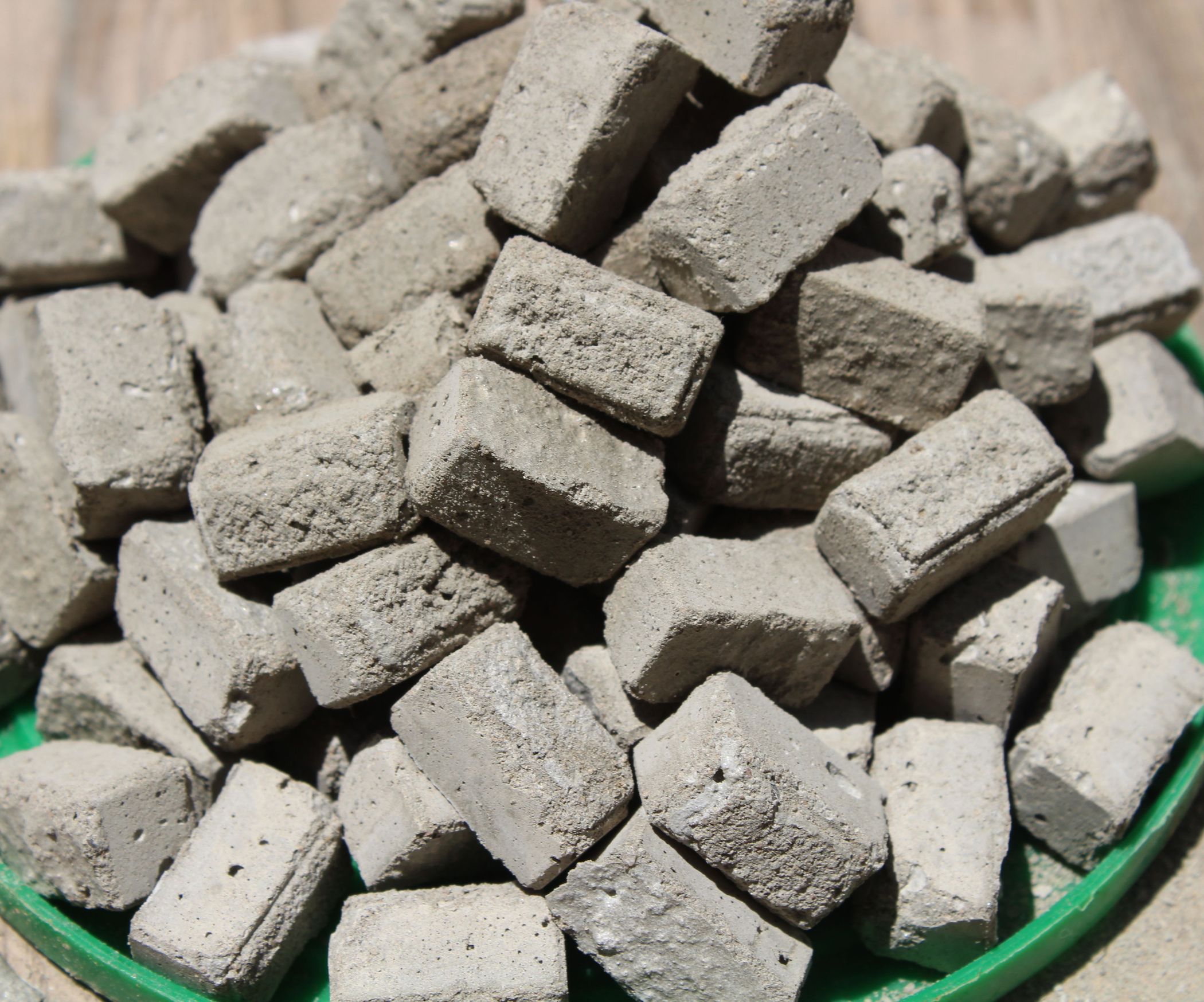 How to Make Mini Cement Bricks : 15 Steps - Instructables