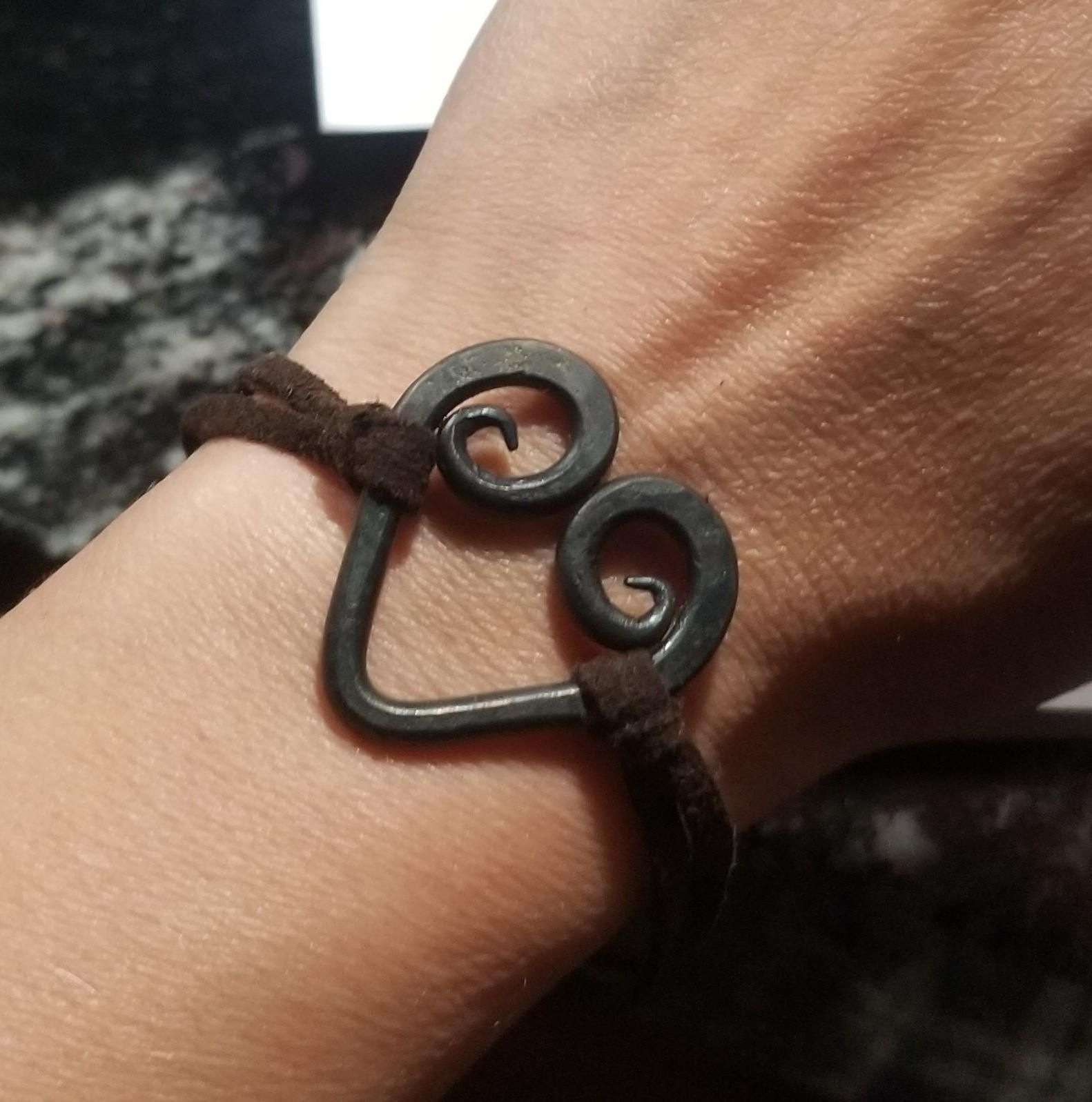 Small-Scale Blacksmithing: Simple Heart Bracelet : 4 Steps (with ...