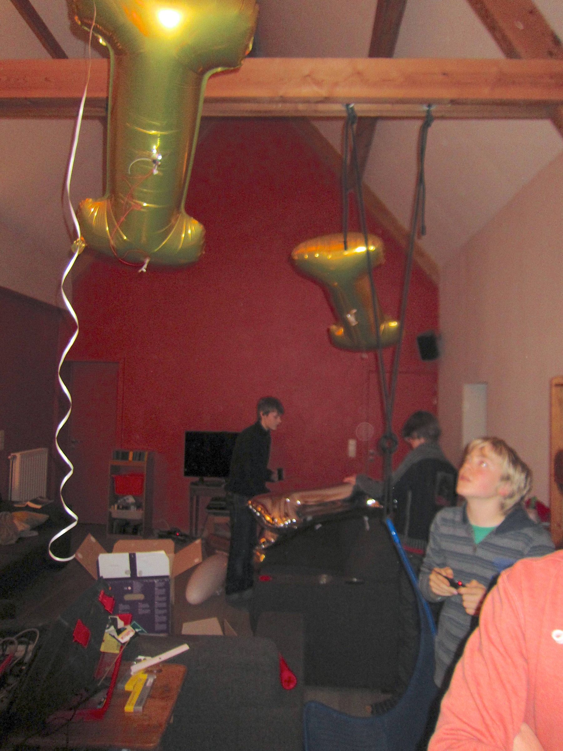 Build an RC Blimp for Less Than $13 : 8 Steps (with Pictures ...