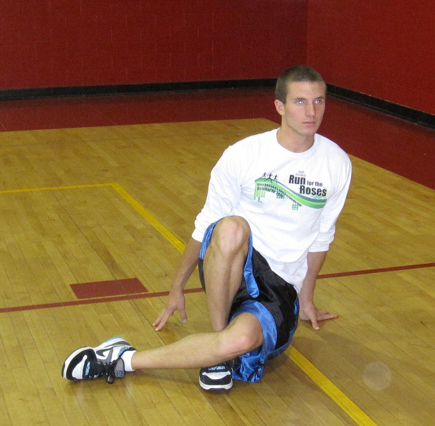 Learn Basic Breakdancing Freezes and Footwork : 5 Steps (with Pictures ...