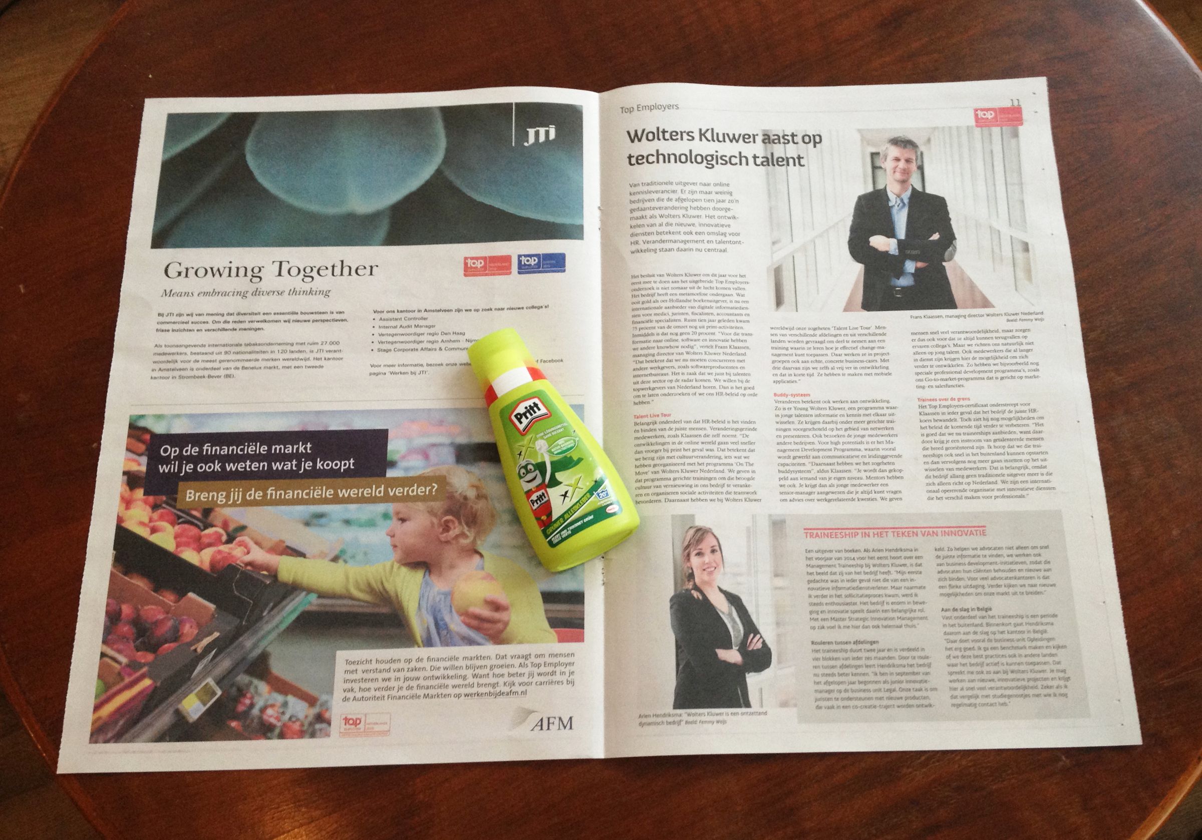 Newspaper Into Book Shelf : 9 Steps (with Pictures) - Instructables