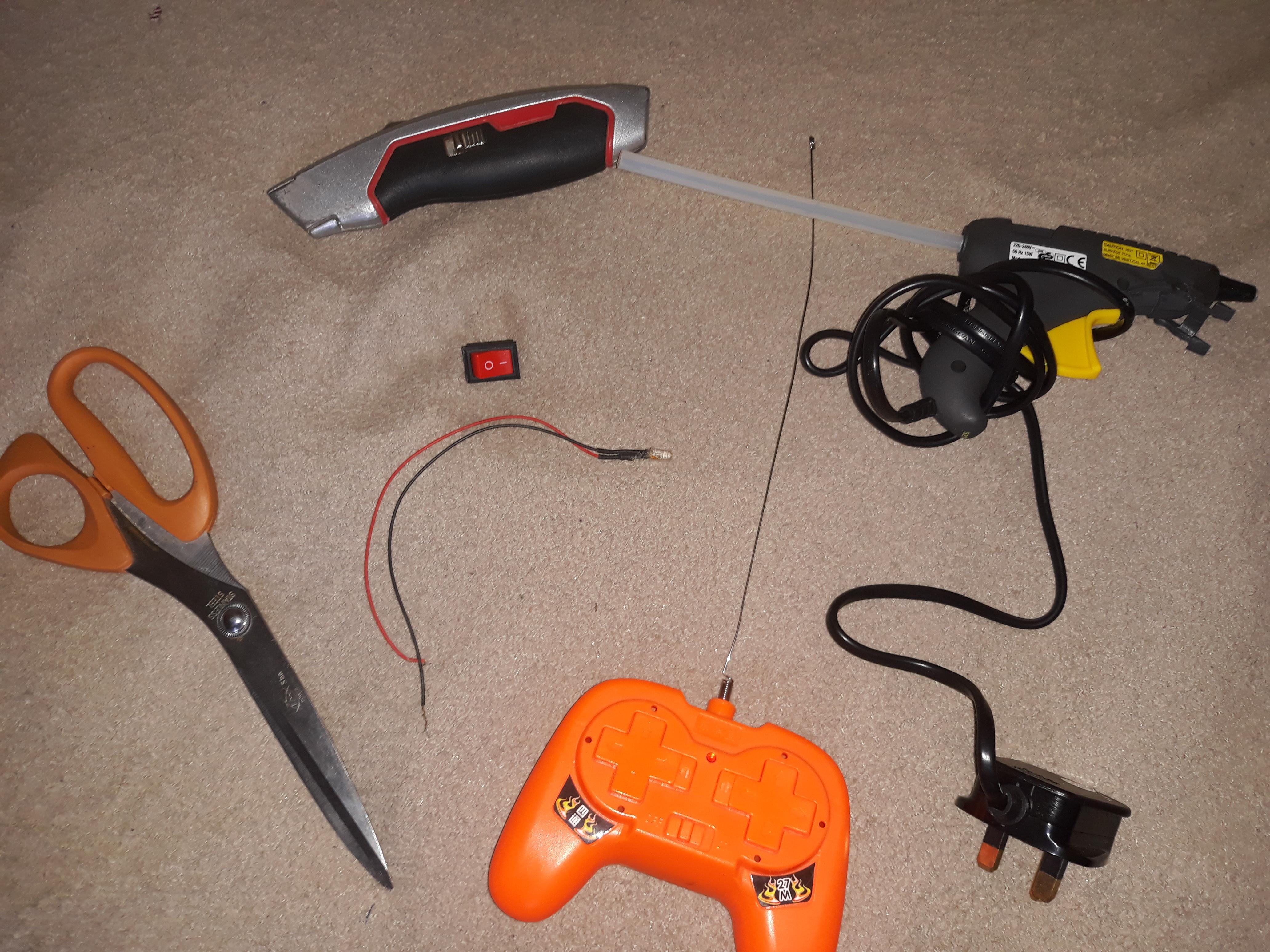 9 Volt Remote Control Pusher Battlebot : 4 Steps - Instructables