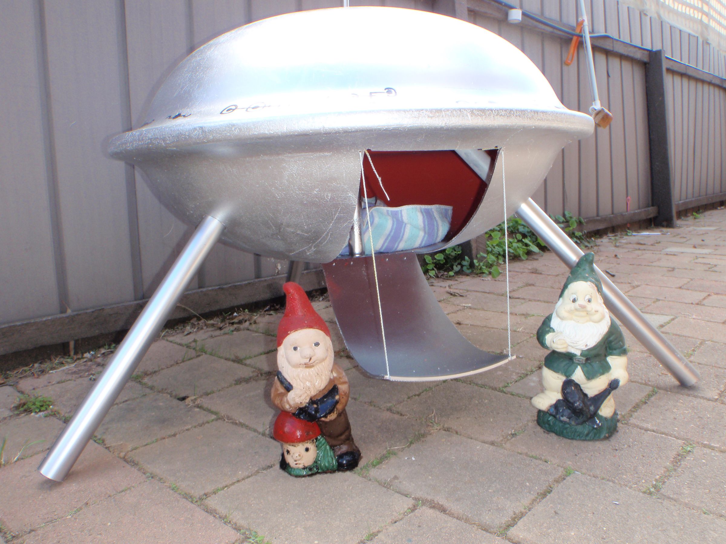 Flying Saucer Pet House : 10 Steps (with Pictures) - Instructables
