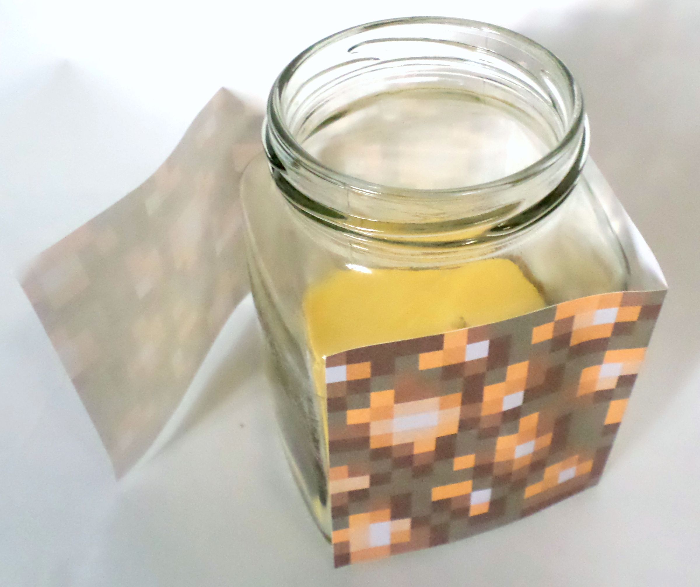 Easy Minecraft Glowstone Beeswax Candle : 5 Steps - Instructables