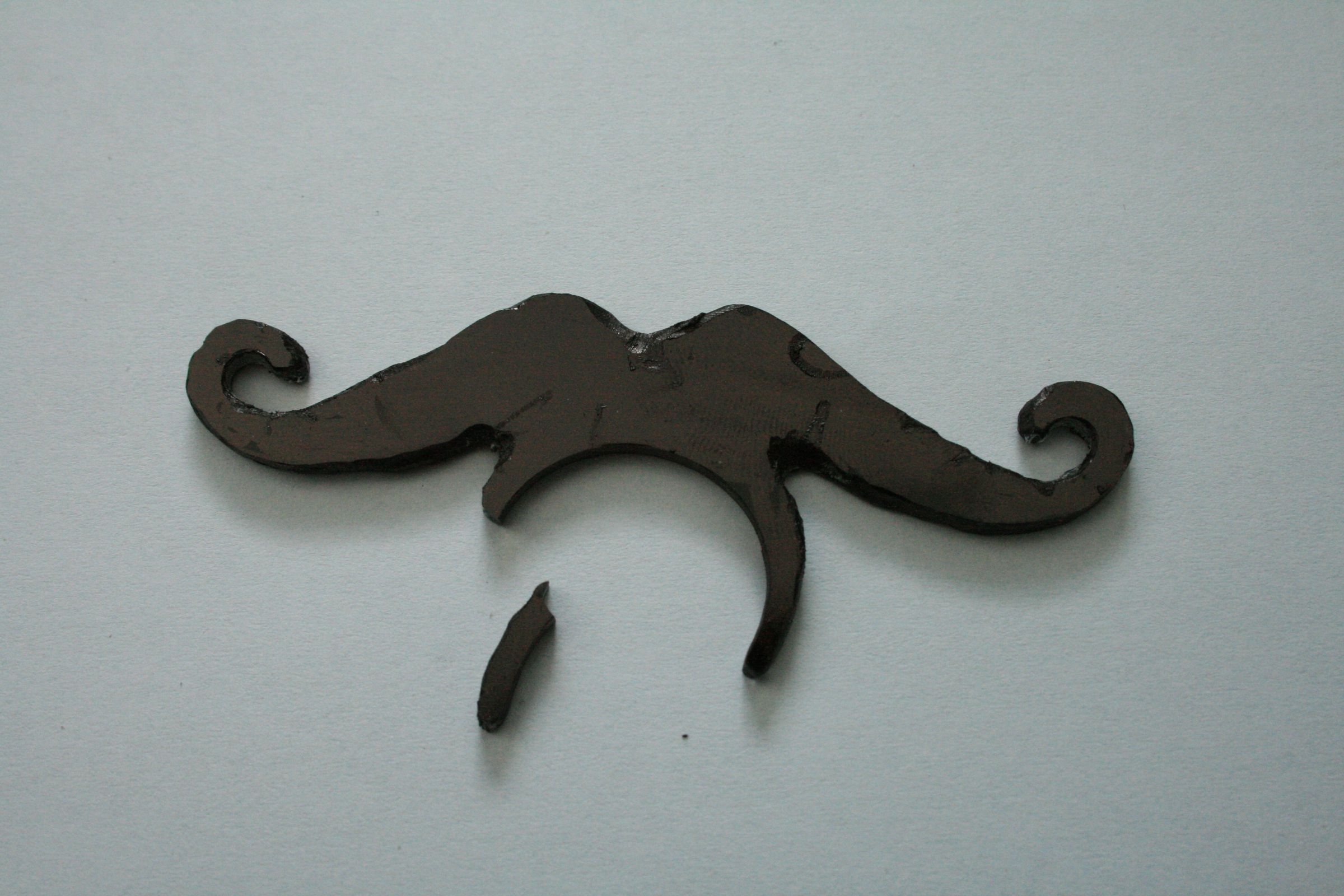 The Bottle Moustache : 8 Steps - Instructables
