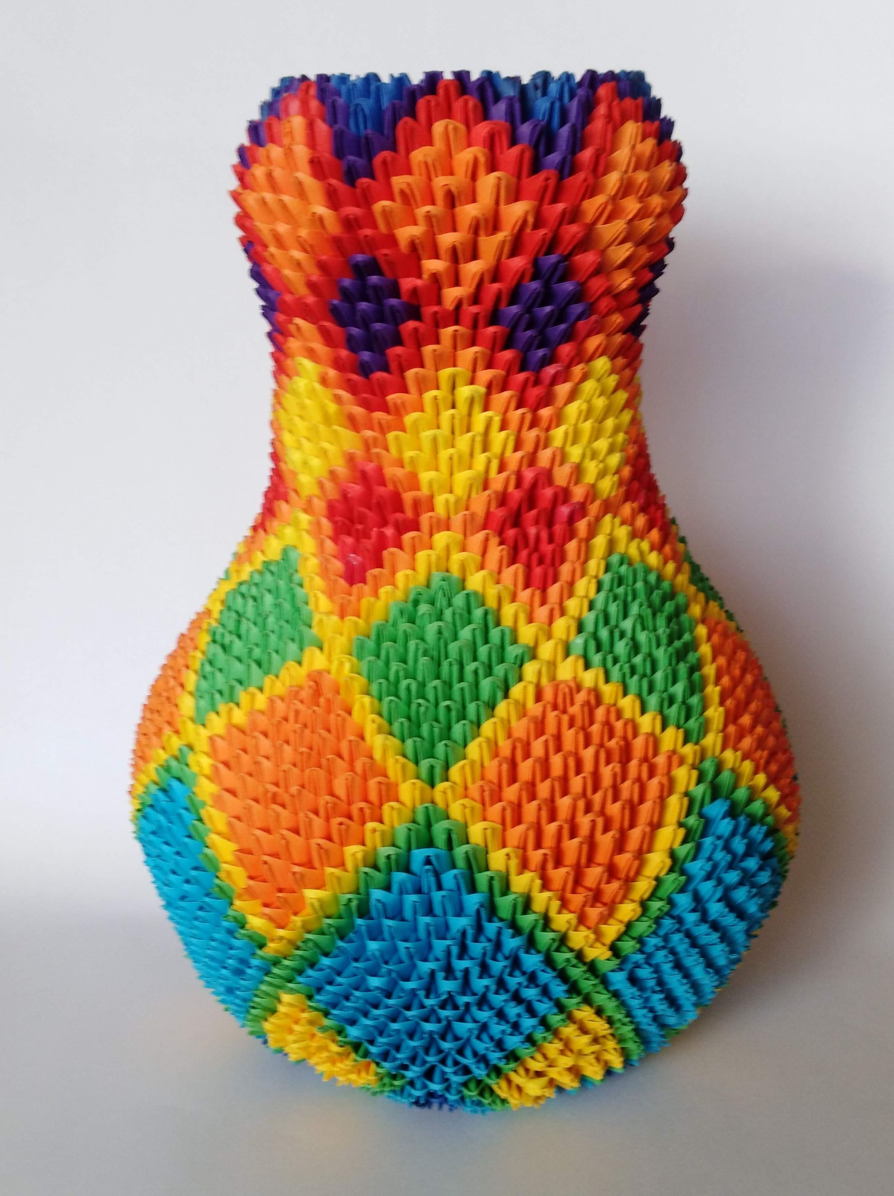 WATERPROOF Rainbow Origami Vase : 7 Steps (with Pictures) - Instructables