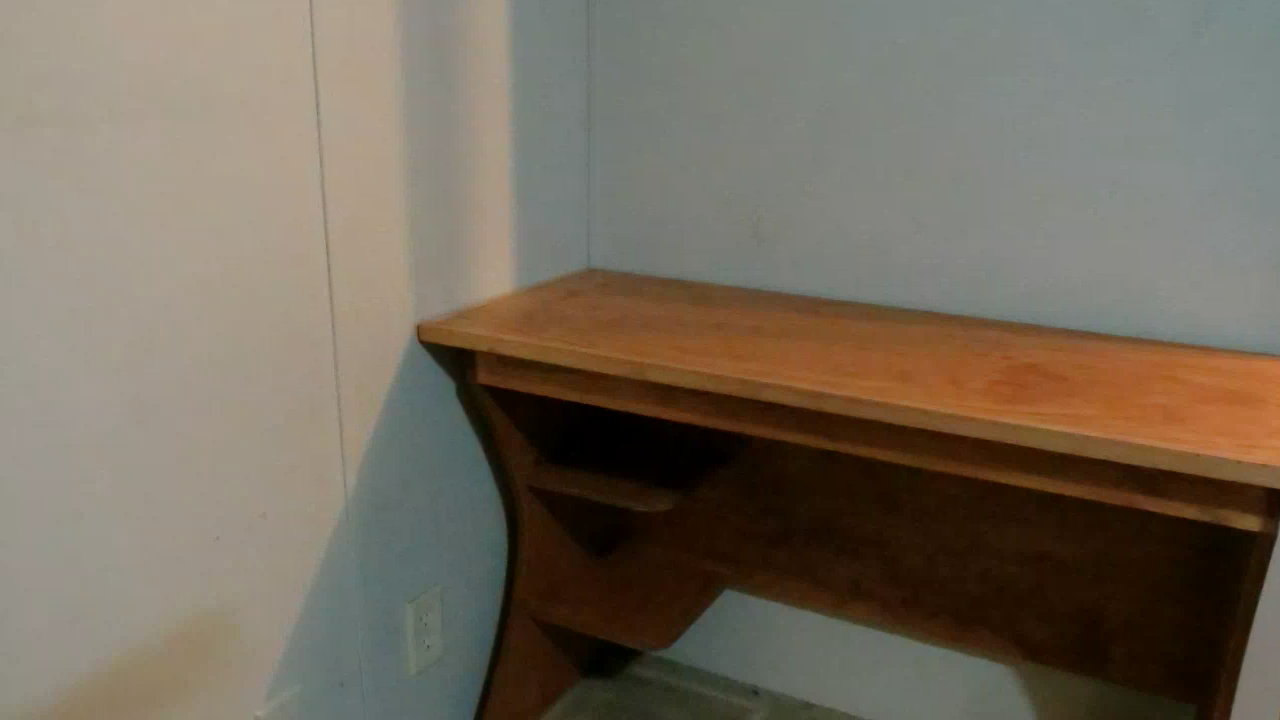 Simple Plywood Computer Desk : 8 Steps (with Pictures) - Instructables