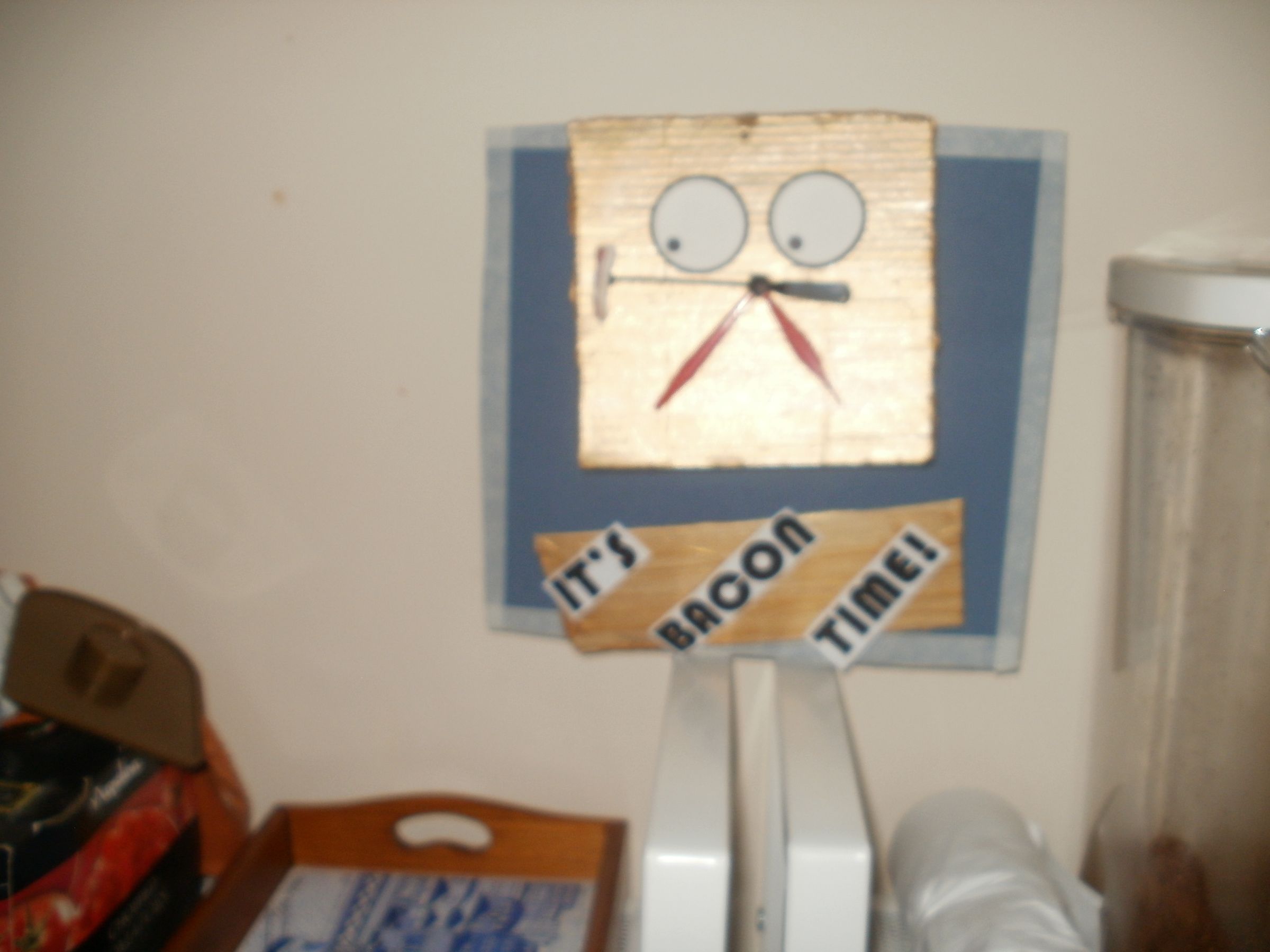 Oogling Bacon Clock! : 4 Steps - Instructables