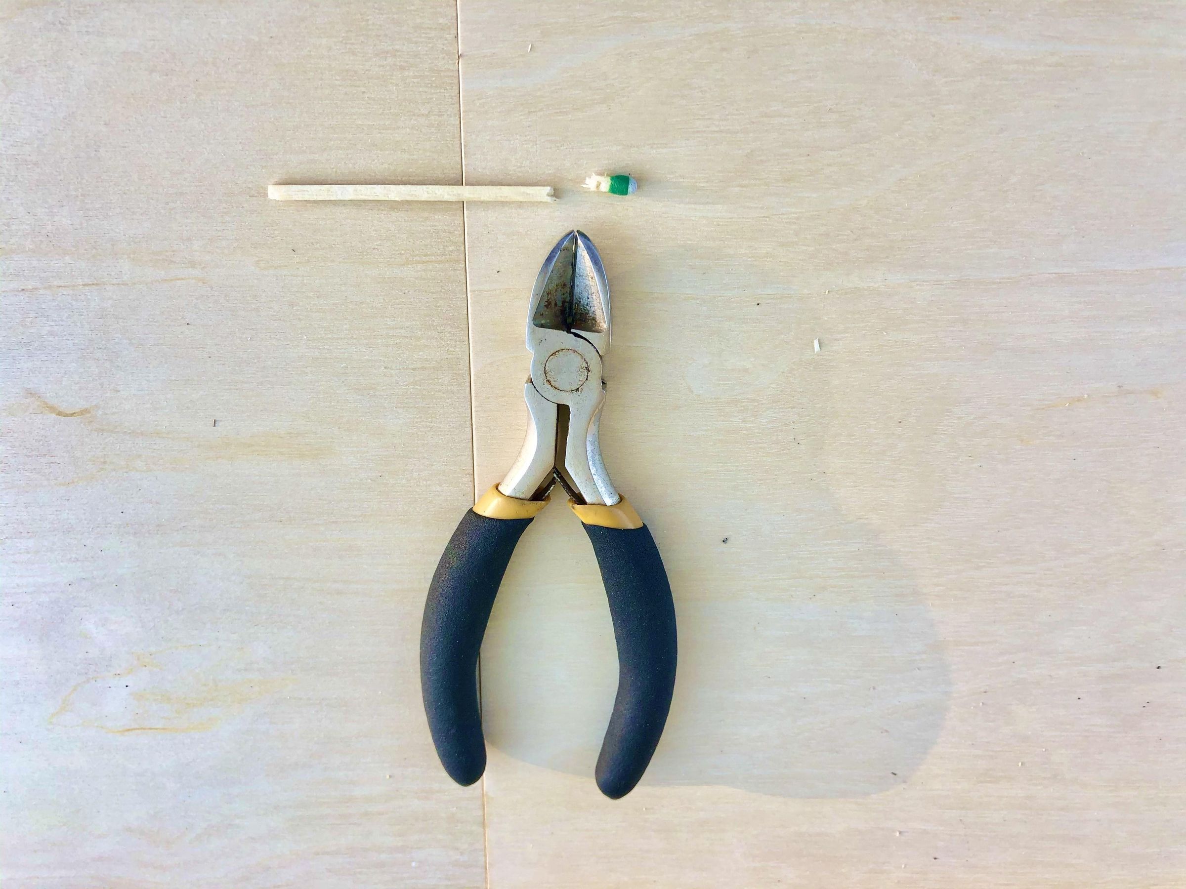 Simple and Easy Tinfoil Rockets : 8 Steps (with Pictures) - Instructables