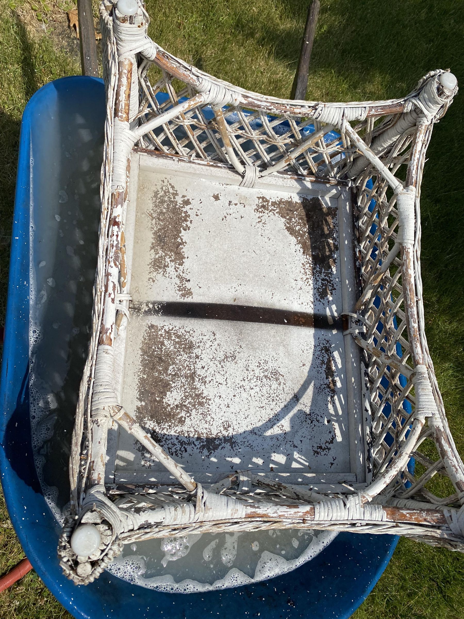 Clean and Repaint Your Old Wicker Furniture : 8 Steps (with Pictures ...