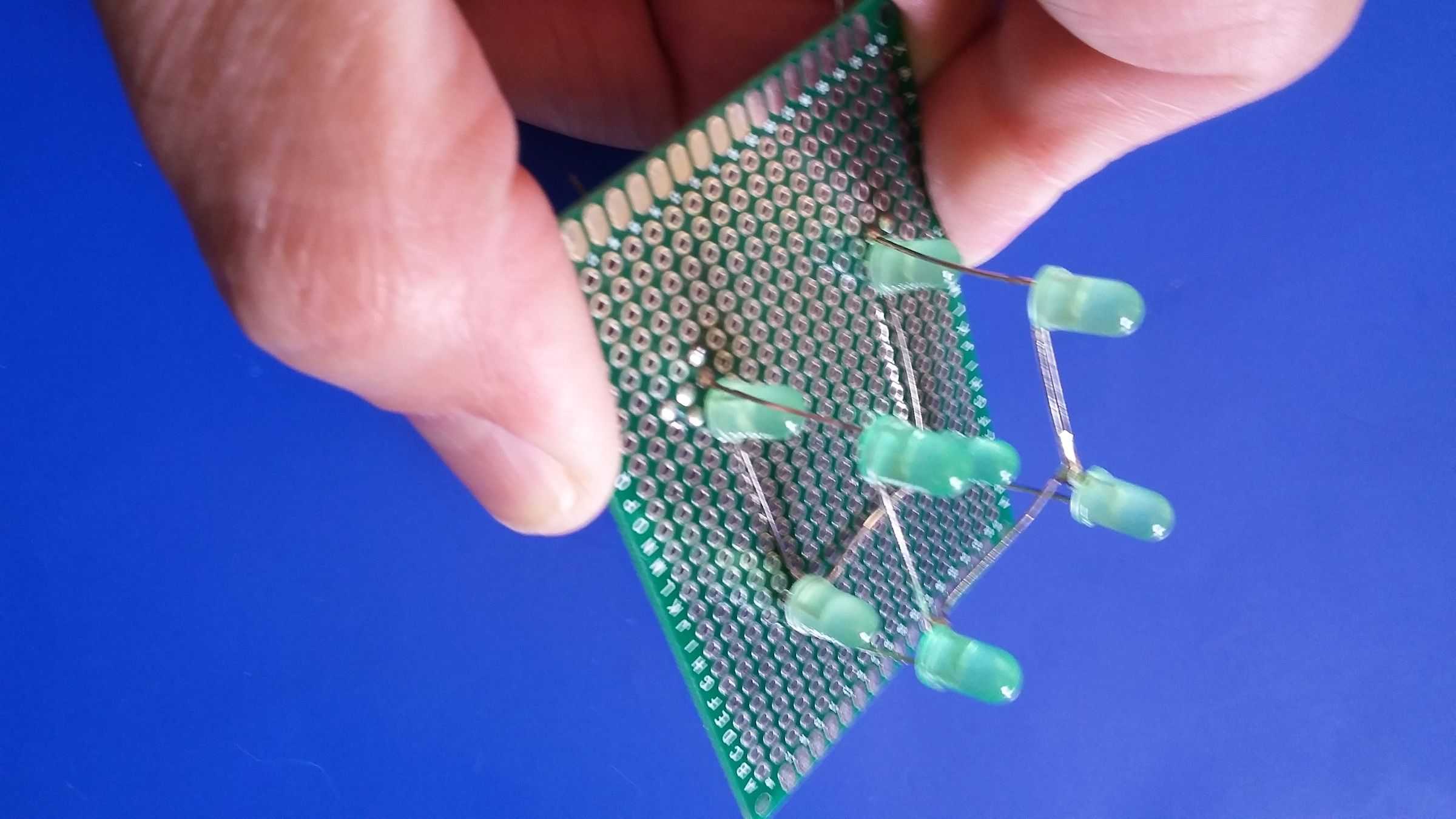 A Simple LED Cube 2X2X2 : 4 Steps (with Pictures) - Instructables
