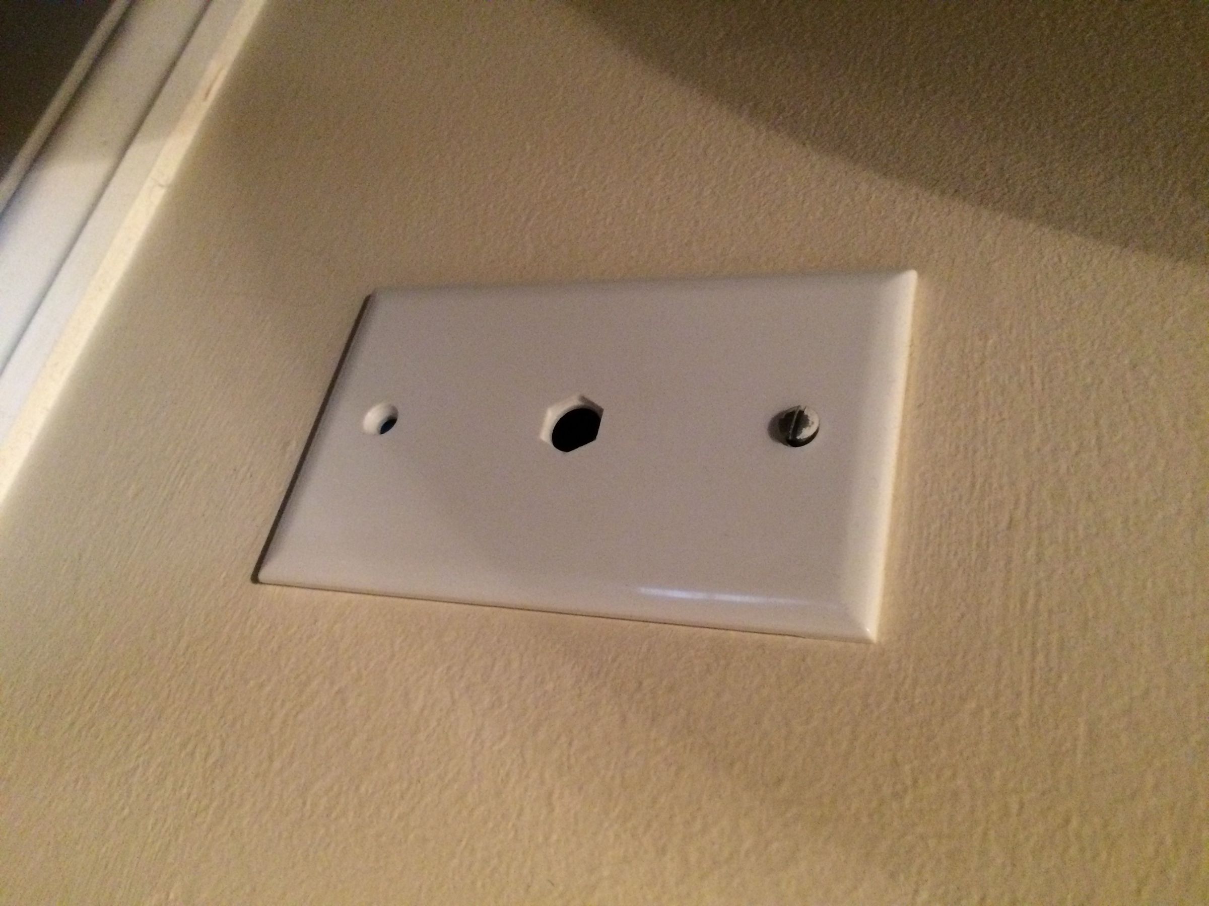Electric Outlet Secret Compartment : 5 Steps (with Pictures ...