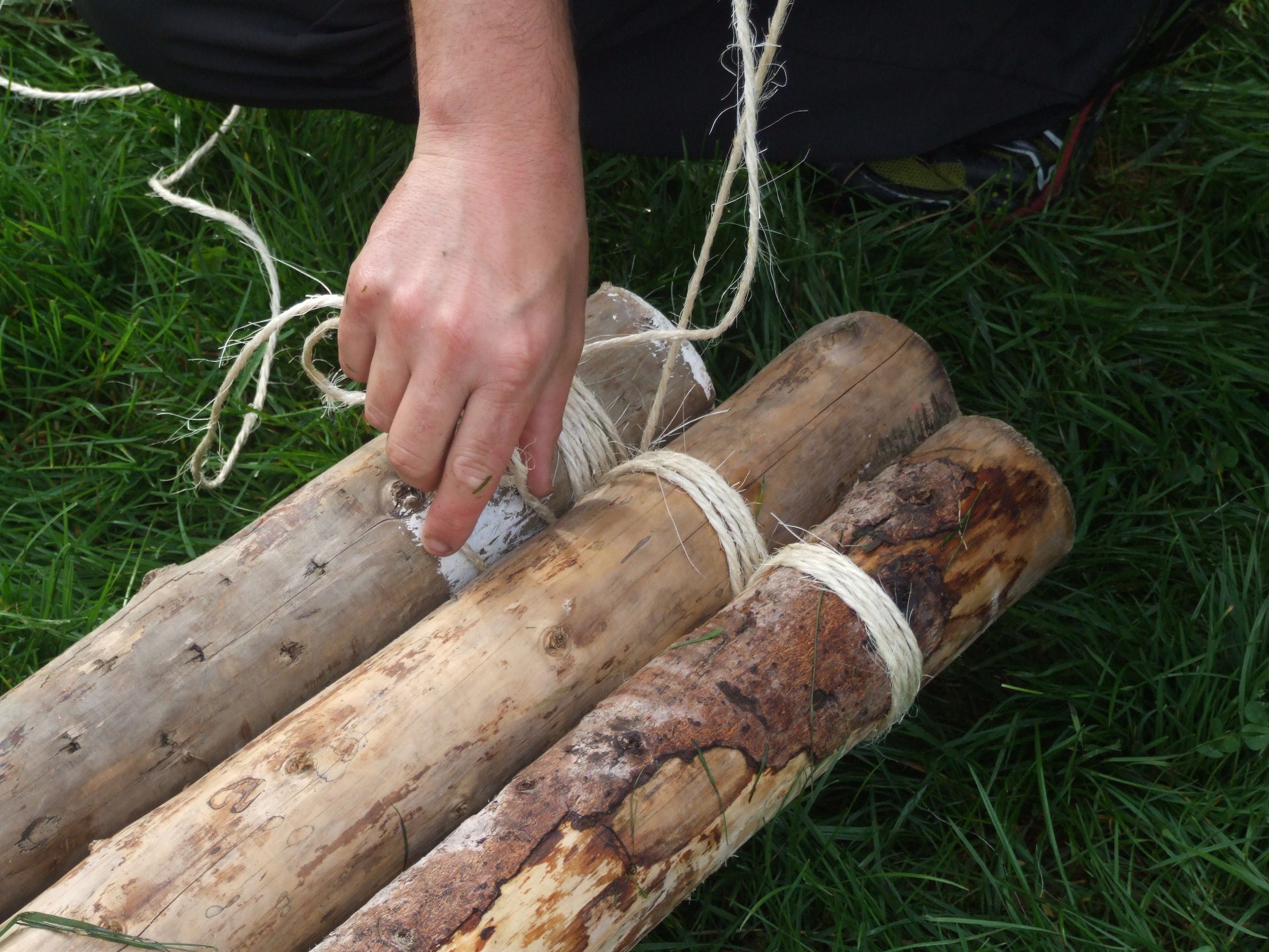 Figure of 8 Lashing (Tripod Lashing) : 6 Steps - Instructables