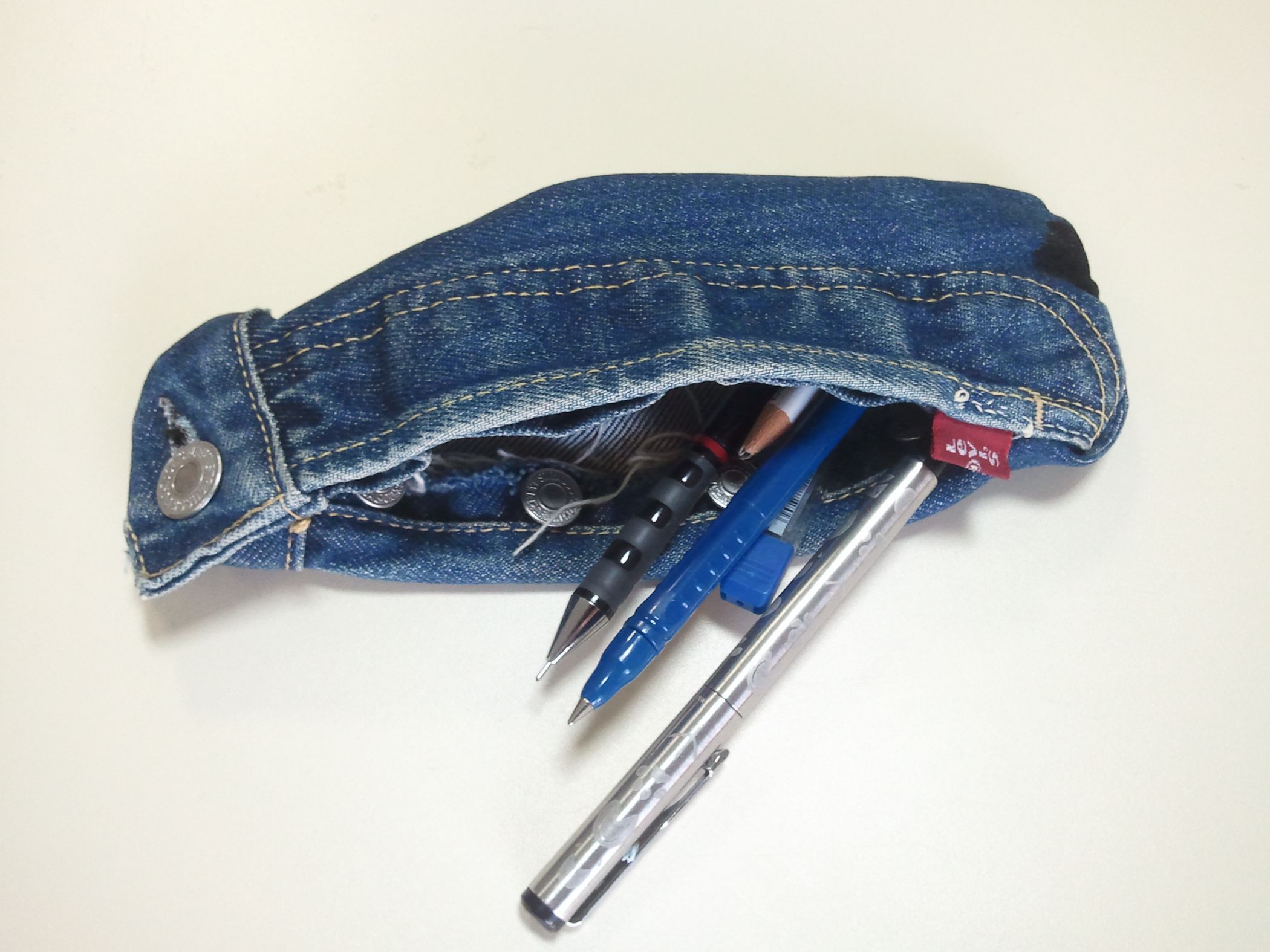 Levi's Button Fly Pencil Case - Instructables