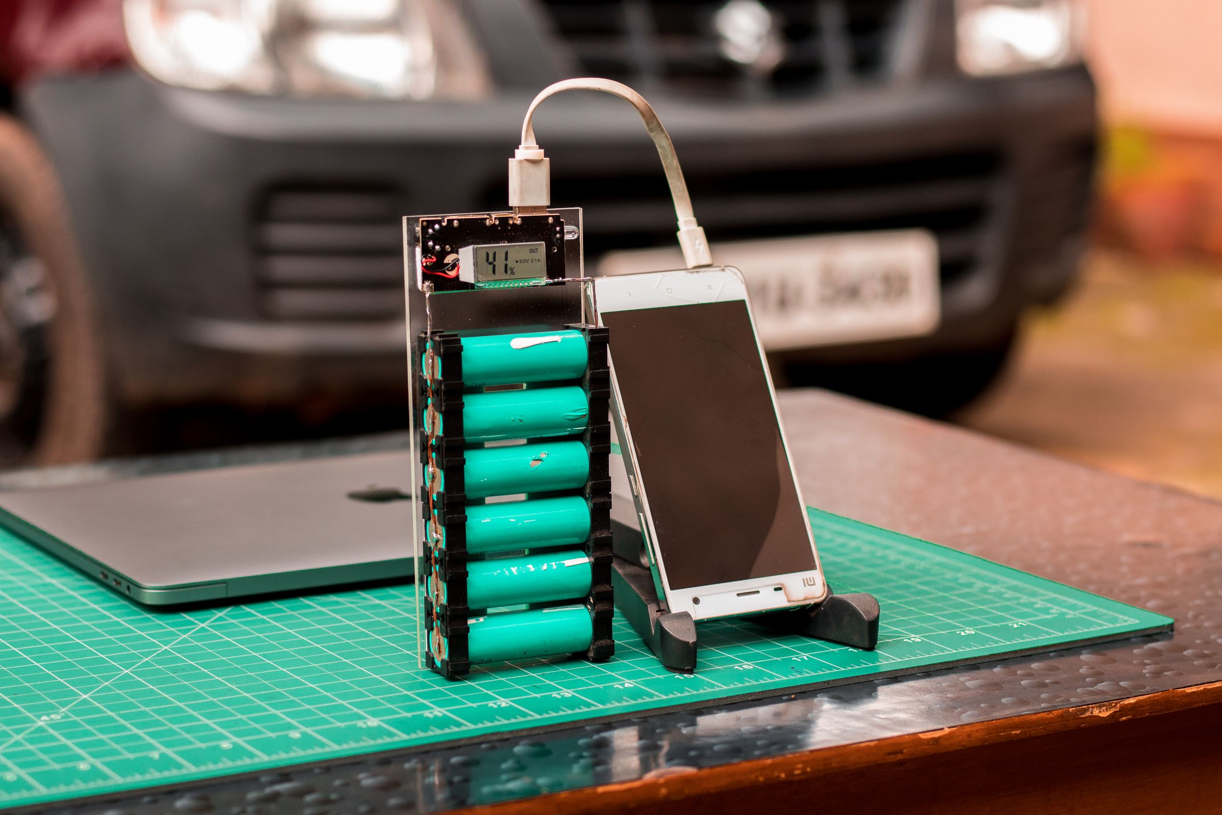 Build a Power Bank in $2 : 7 Steps (with Pictures) - Instructables