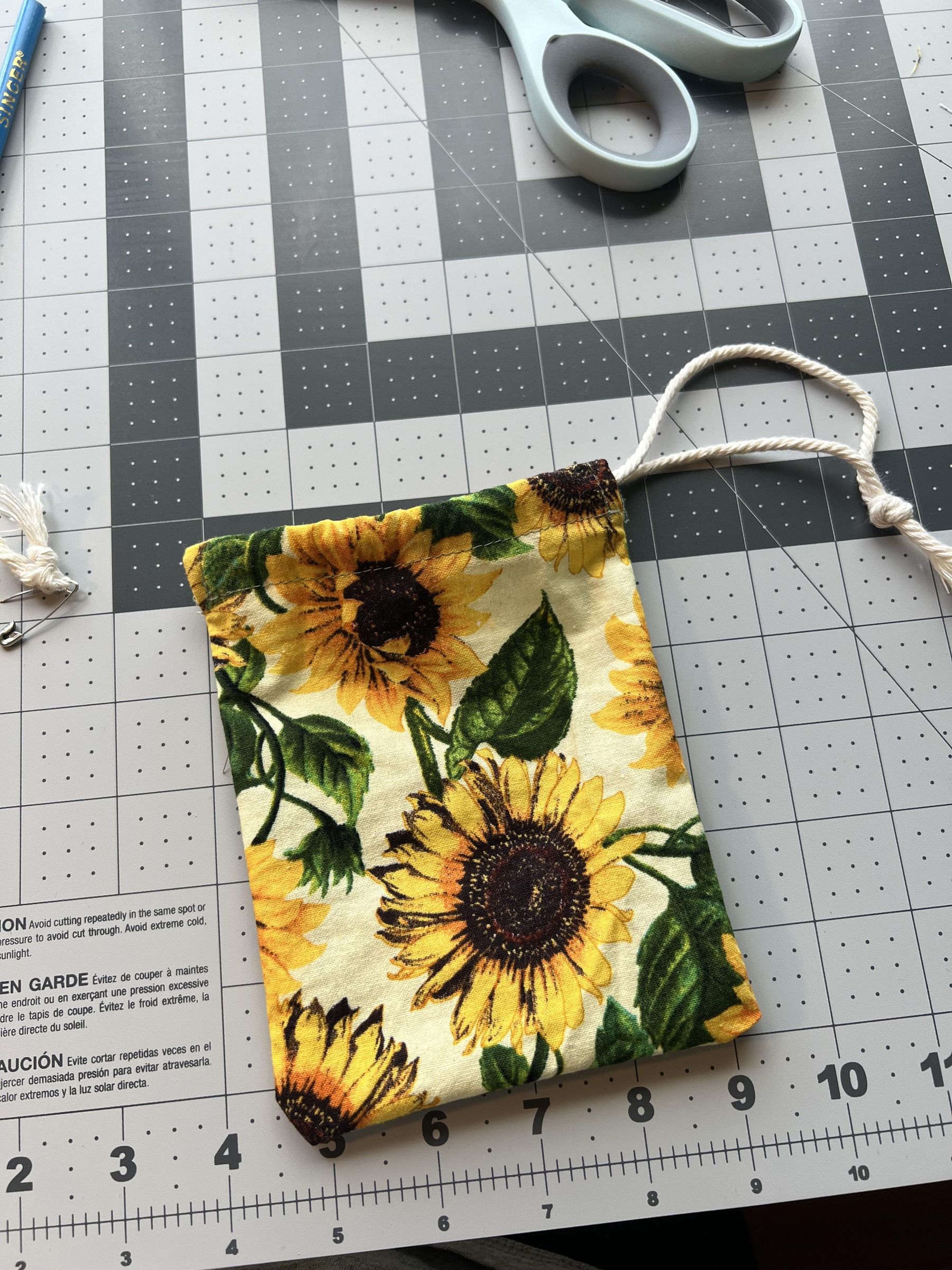 Quick Drawstring Bag : 12 Steps (with Pictures) - Instructables