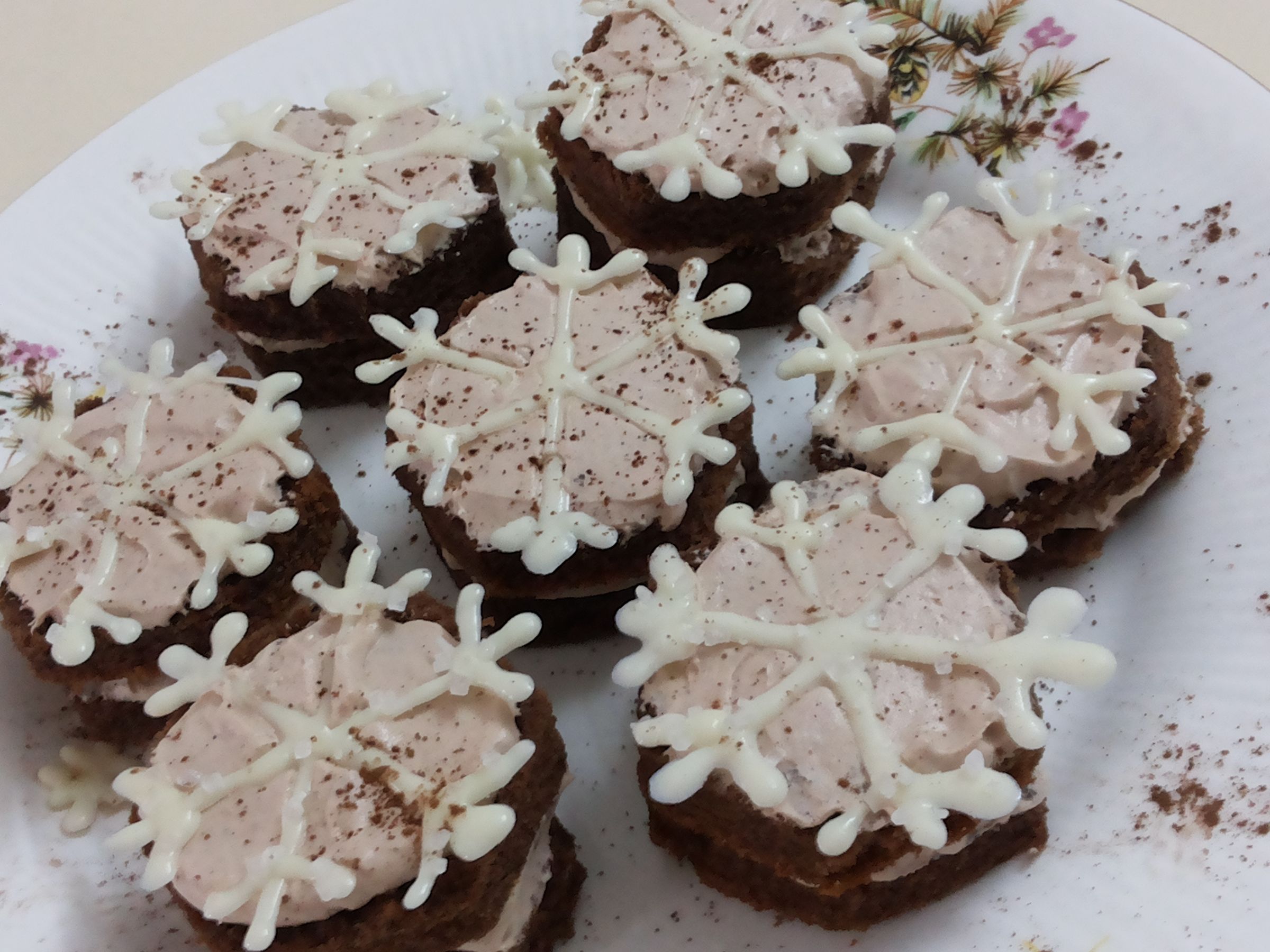Chocolaty Snowflake Sandwich : 5 Steps (with Pictures) - Instructables