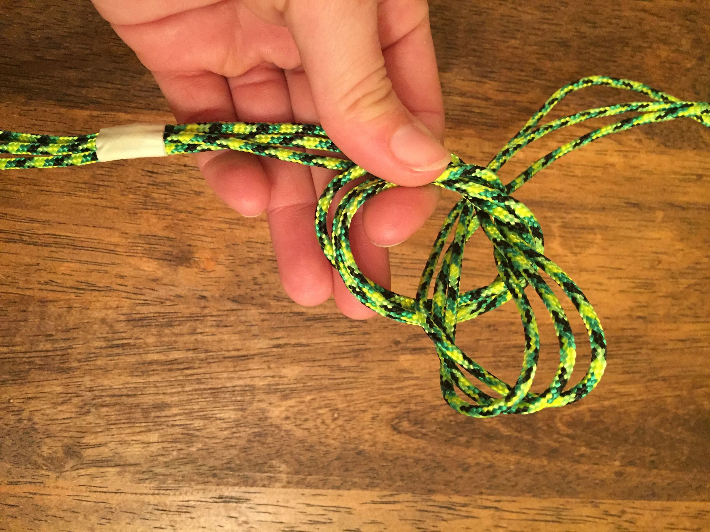 How to Make a Paracord "David's Sling" : 8 Steps (with Pictures ...