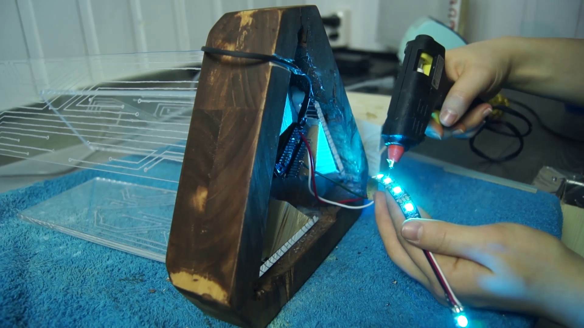 Glowing Circuit Board Lamp : 14 Steps (with Pictures) - Instructables