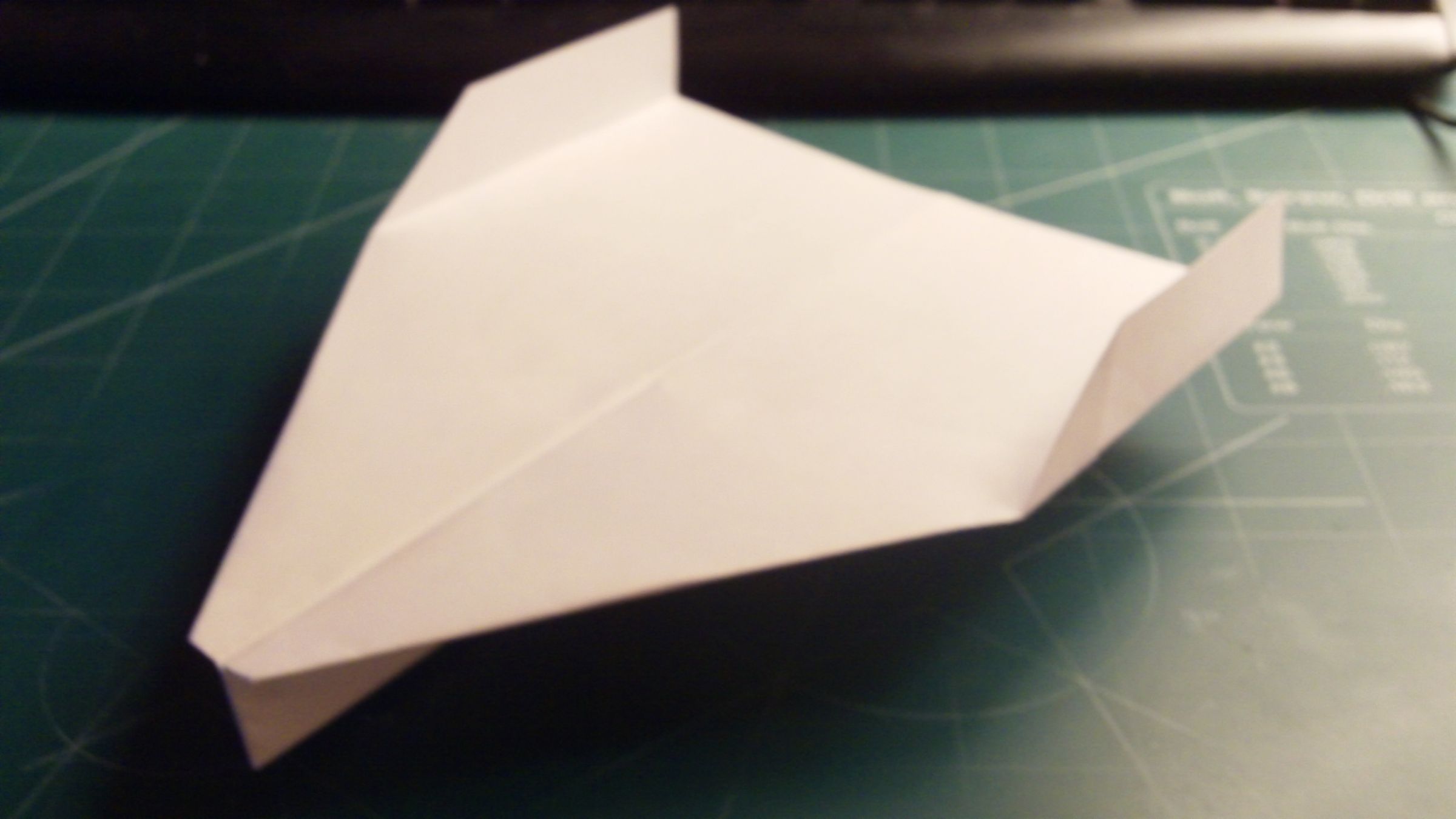 How to Make the Comet Paper Airplane : 6 Steps - Instructables